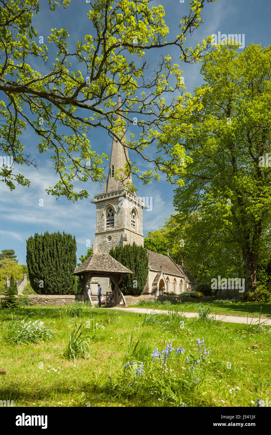 St marys church lower slaughter hi-res stock photography and images - Alamy