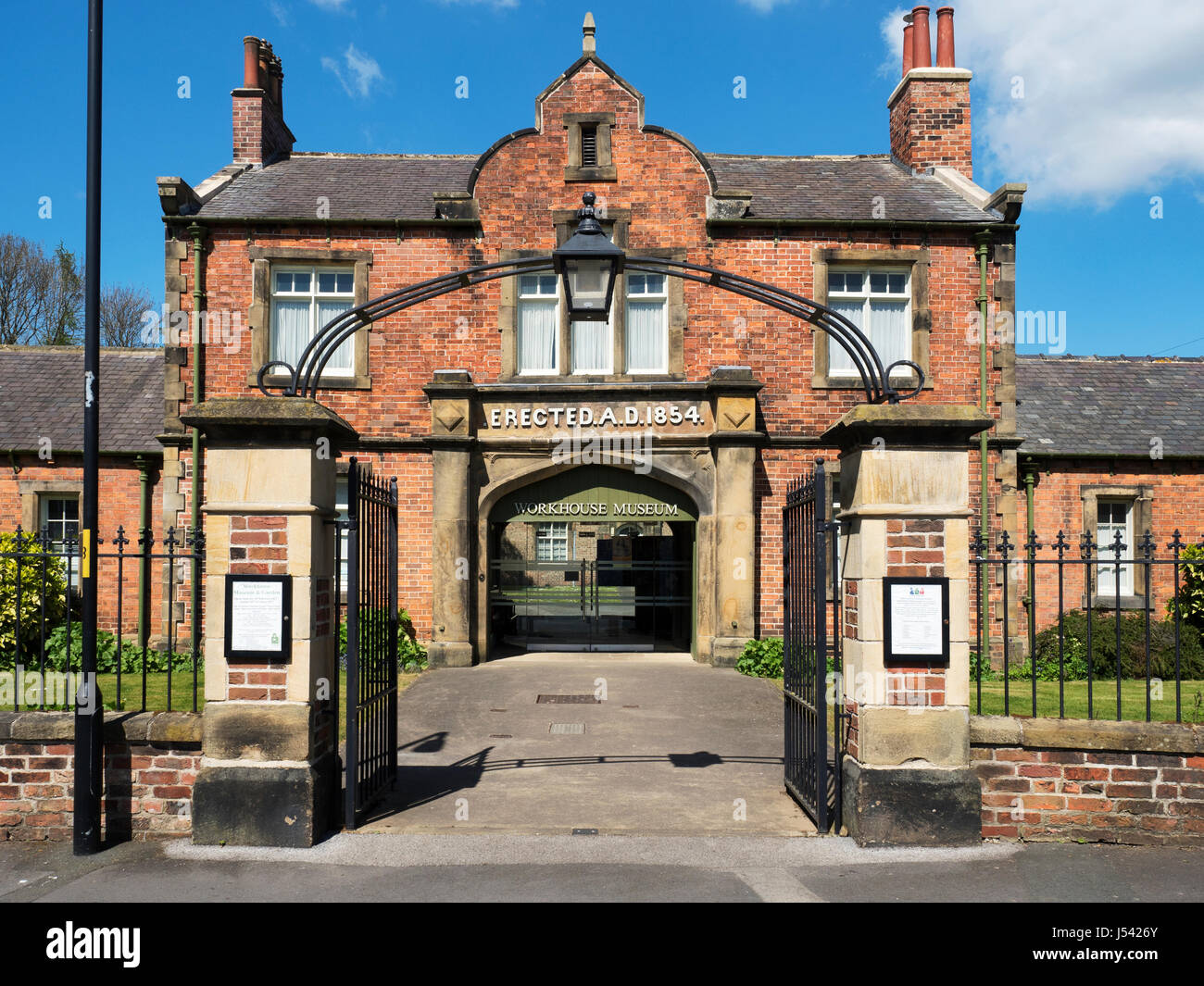 Victorian Workhouse Stock Photos & Victorian Workhouse Stock Images - Alamy