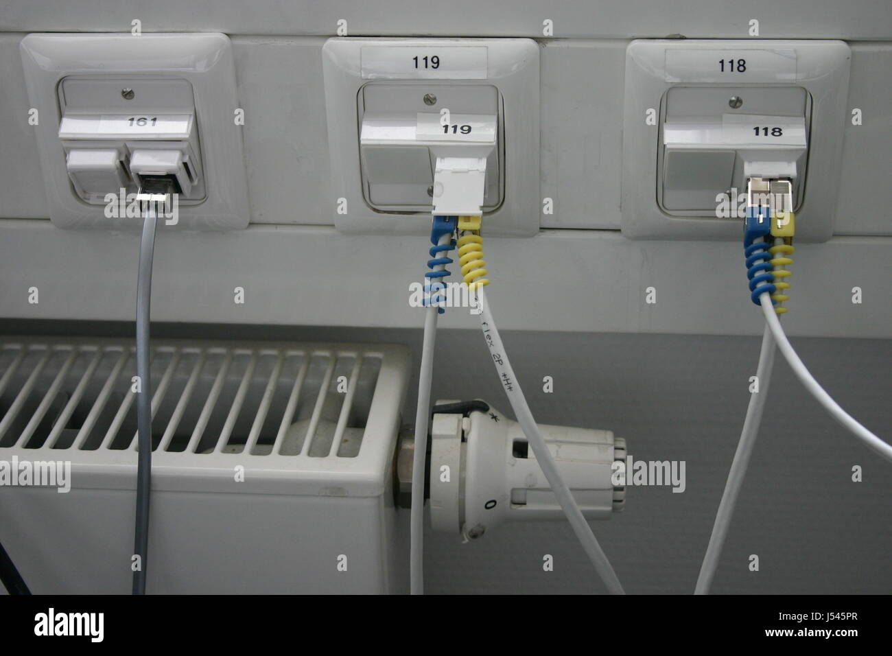 Datenleitungen hi-res stock photography and images - Alamy