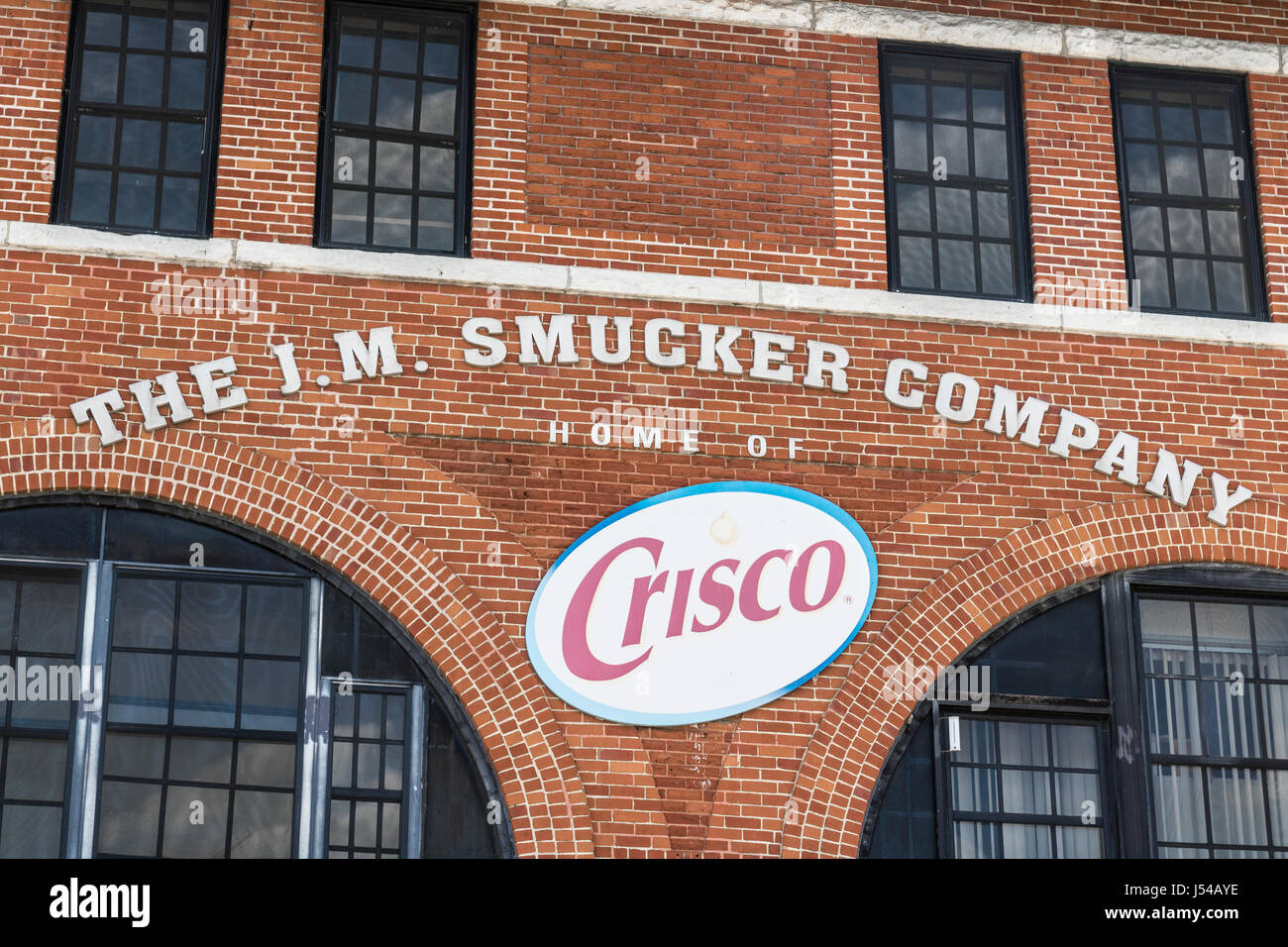 Cincinnati - Circa May 2017: J. M. Smucker Company factory, Smuckers ...