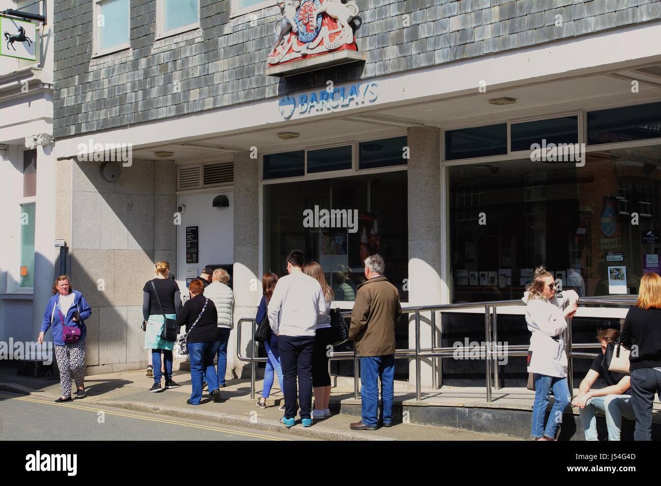 Barclays bank queue hi-res stock photography and images - Alamy