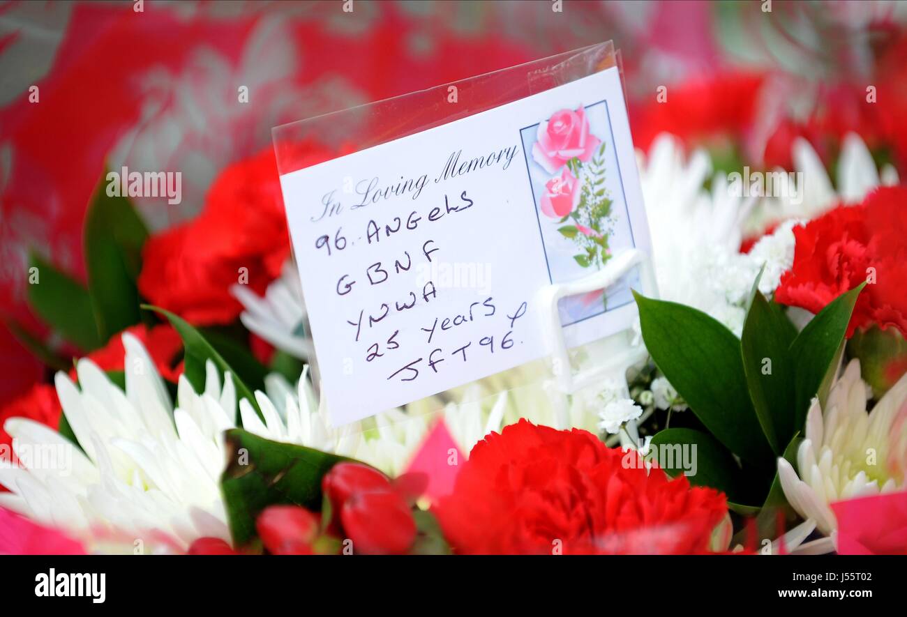 Hillsborough memorial anfield liverpool fc hi-res stock photography and ...
