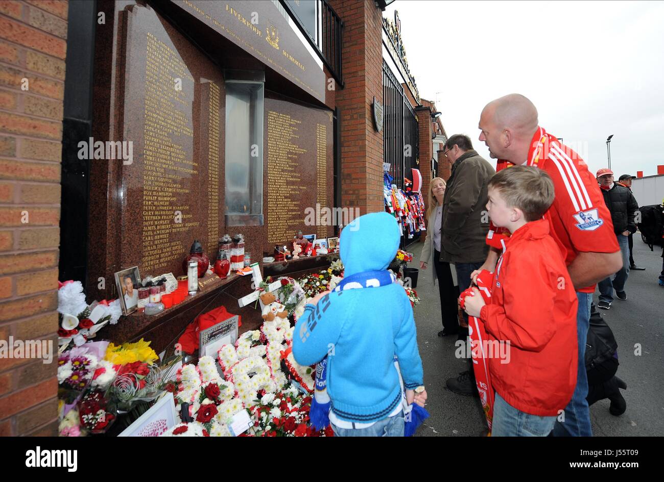 Hillsborough memorial anfield liverpool england hi-res stock ...