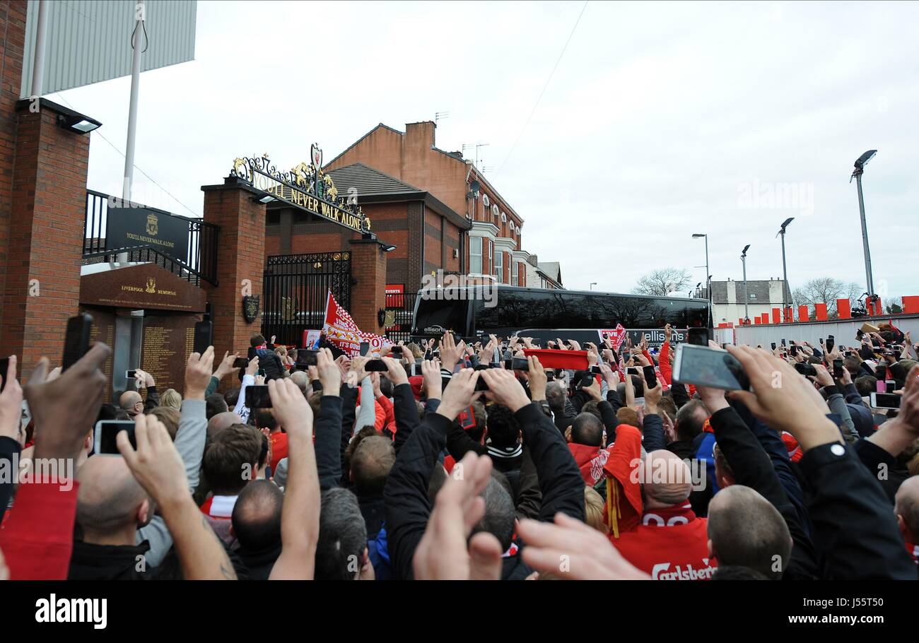 Football fans arriving anfield hi-res stock photography and images - Alamy