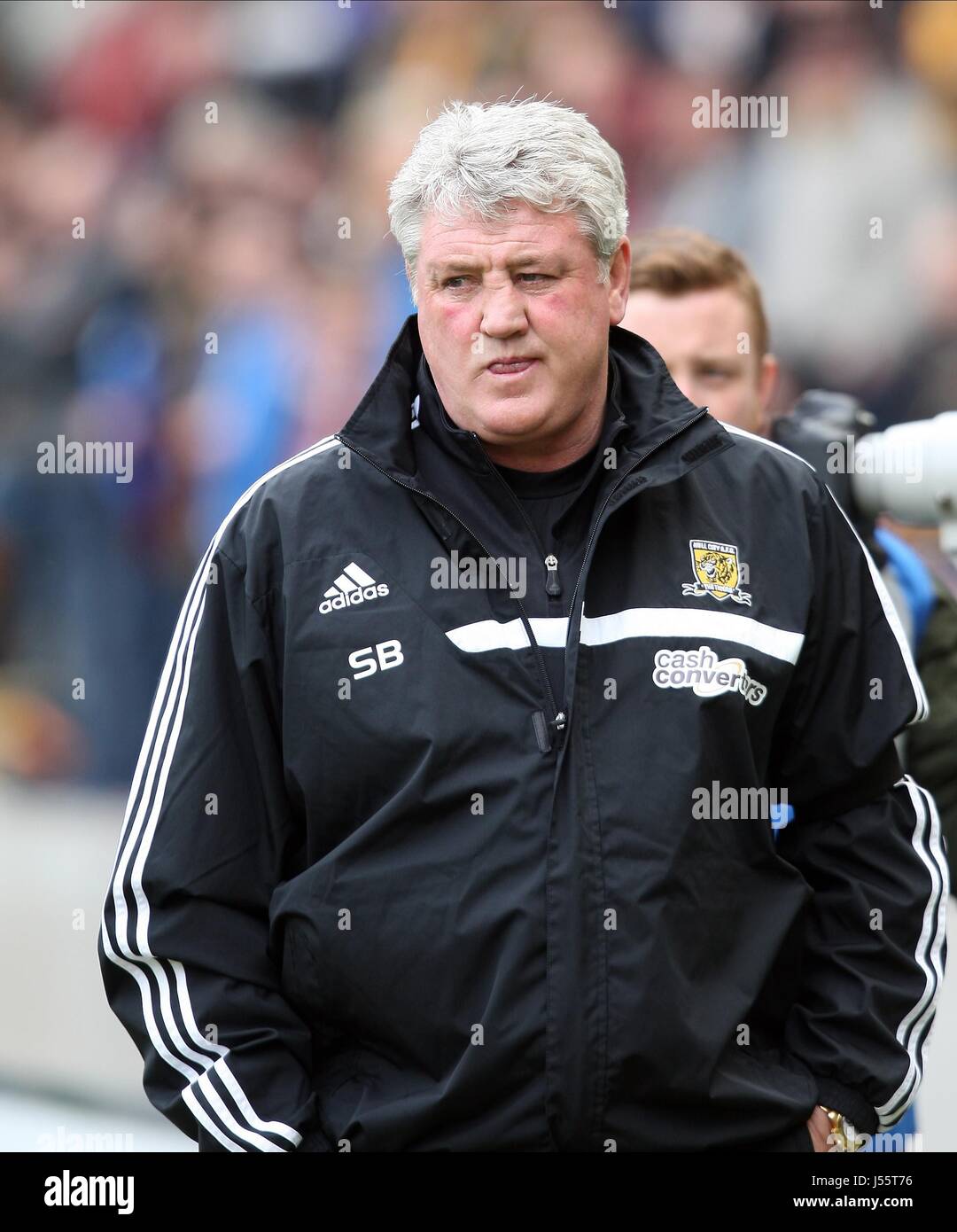 STEVE BRUCE HULL CITY FC MANAGER HULL CITY FC MANAGER KC STADIUM HULL ...