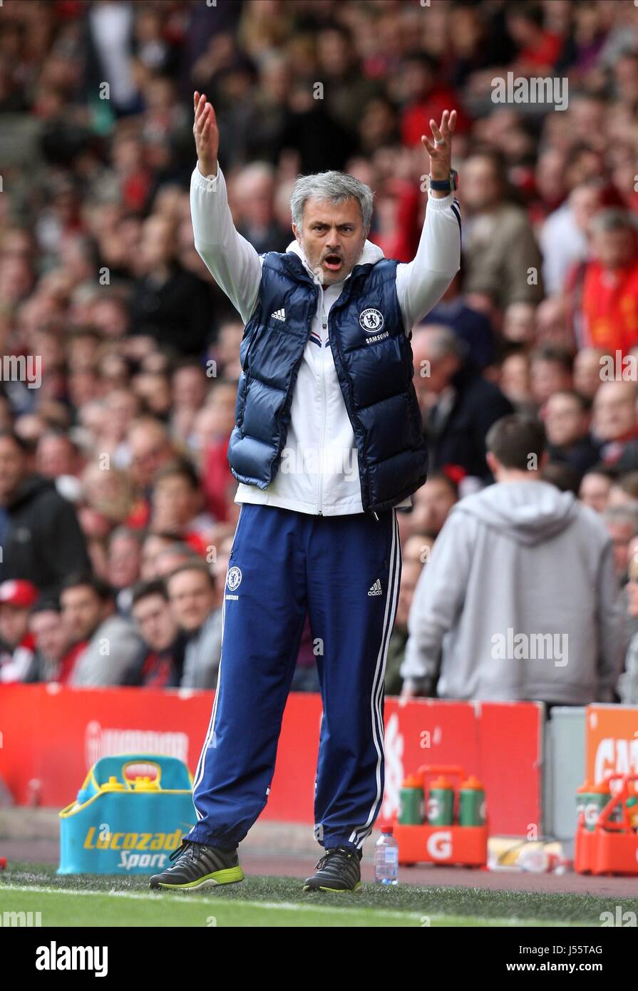 JOSE MOURINHO CELEBRATES LIVERPOOL V CHELSEA ANFIELD LIVERPOOL ENGLAND ...