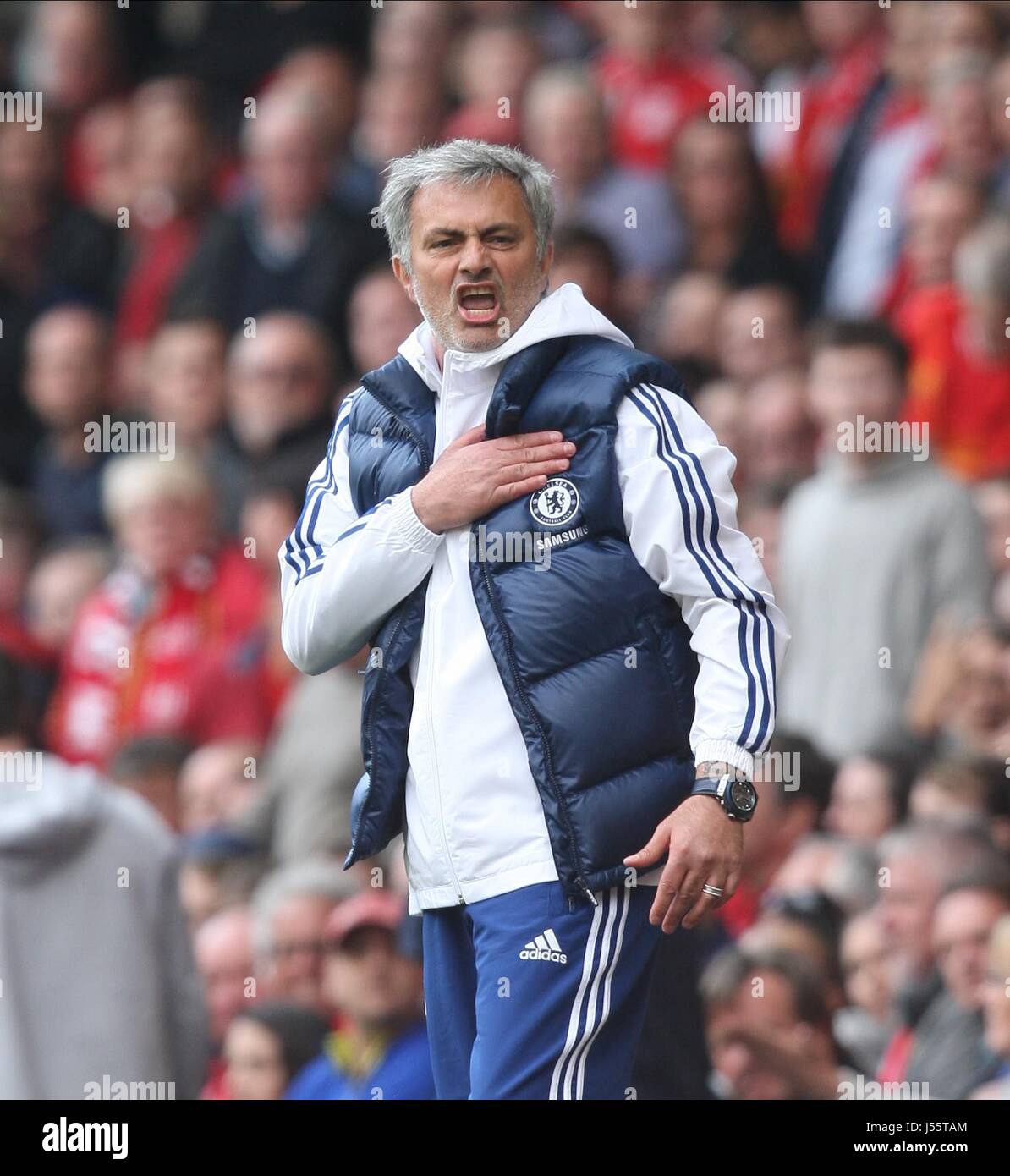 Chelsea badge hi-res stock photography and images - Alamy