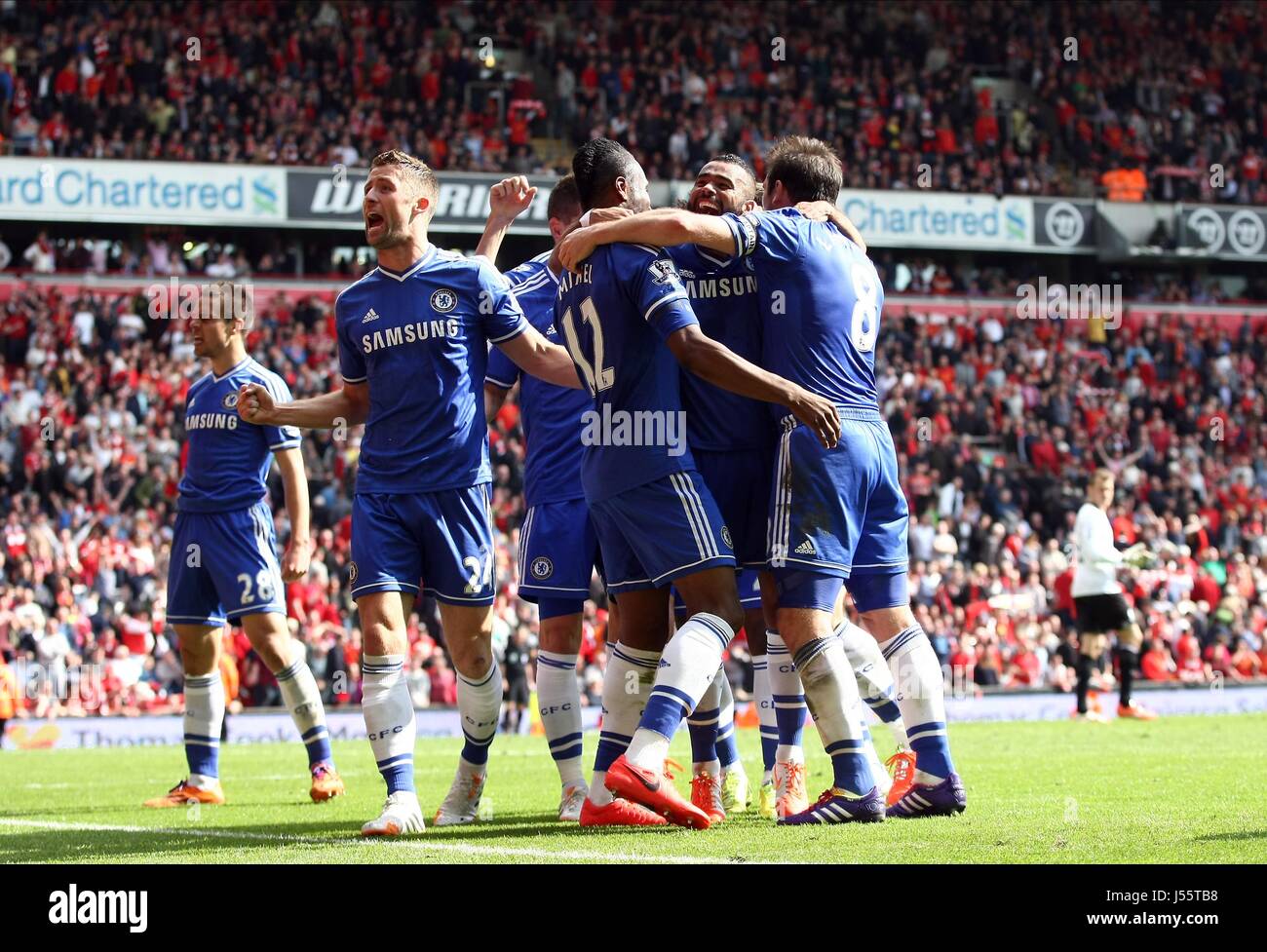 Chelsea players celebrate win hi-res stock photography and images - Alamy