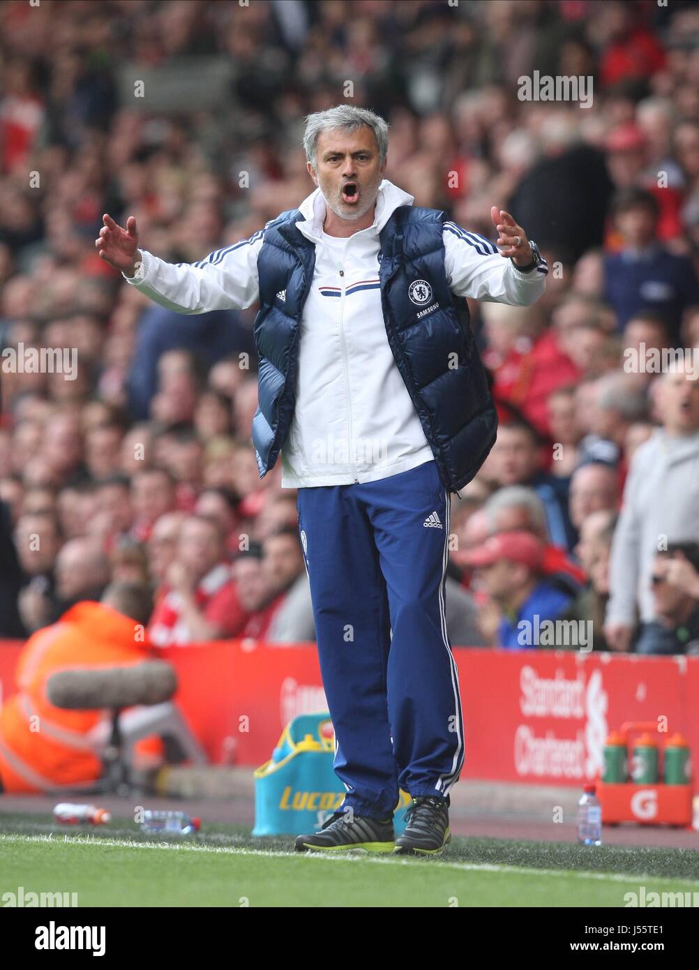 JOSE MOURINHO CHELSEA FC HEAD COACH CHELSEA FC HEAD COACH ANFIELD ...