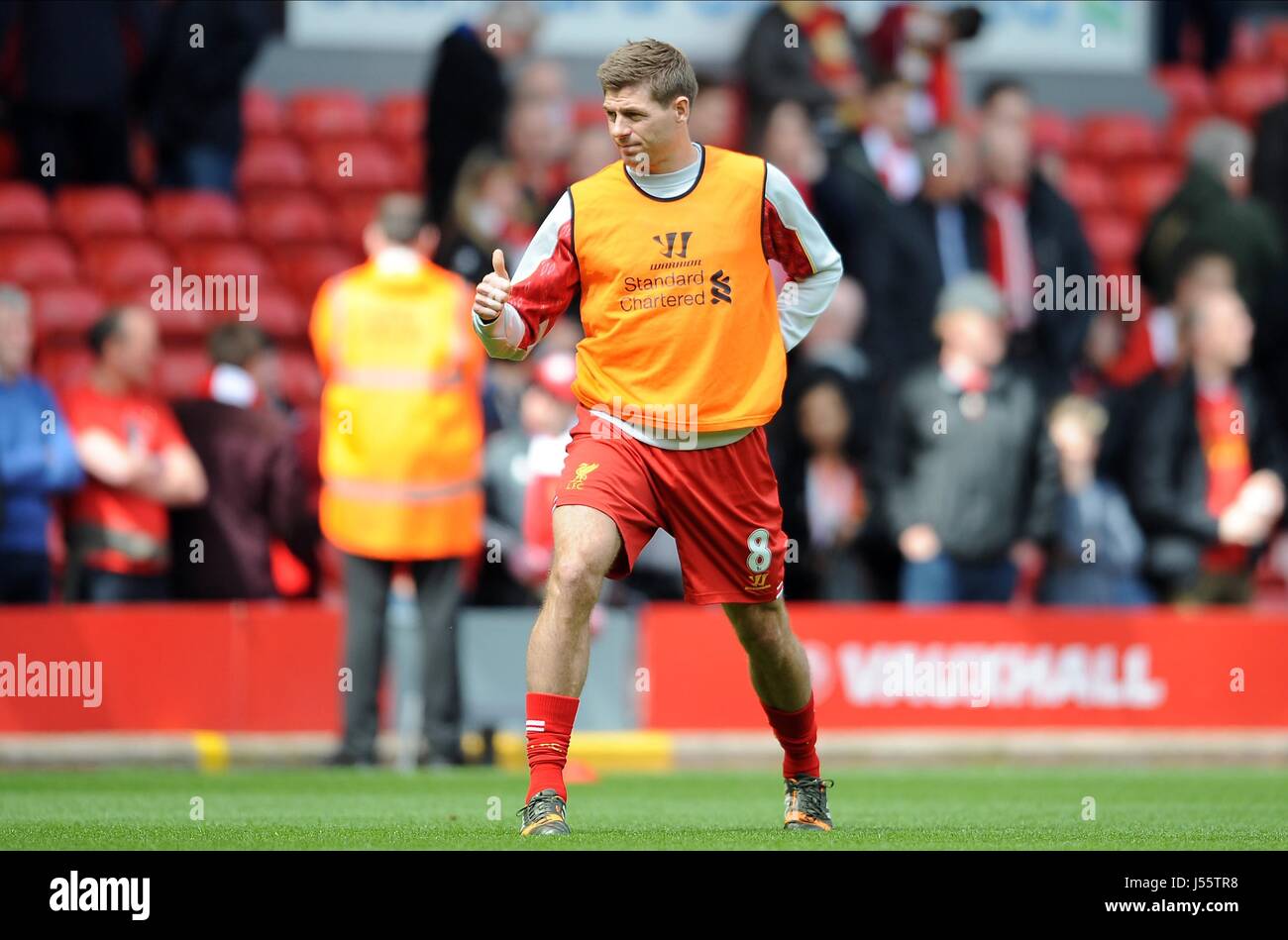 Steven gerrard gives thumbs up to fans hi-res stock photography and ...