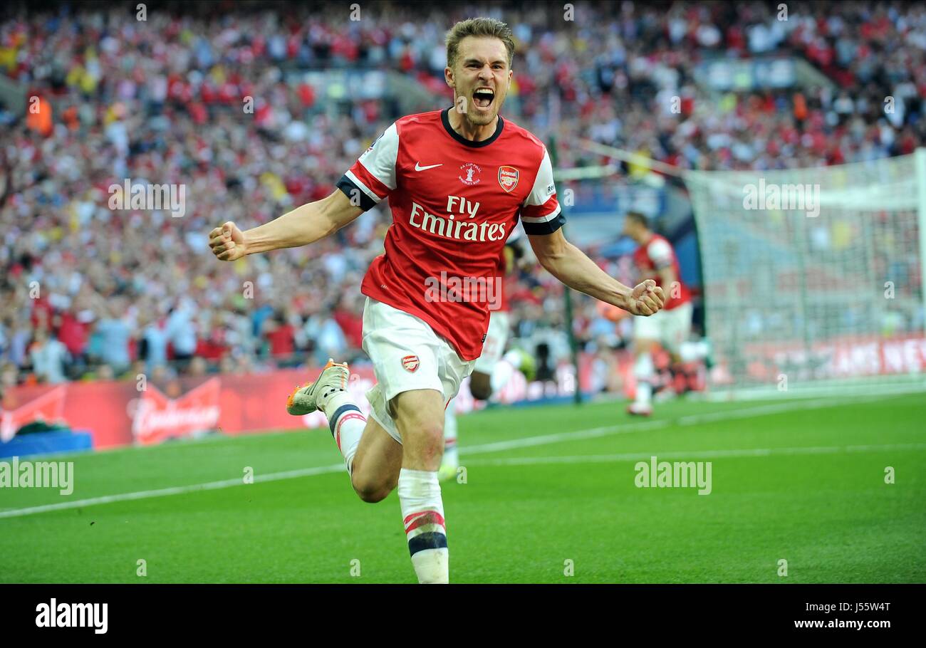 AARON RAMSEY CELEBRATES GOAL ARSENAL FC V HULL CITY FC WEMBLEY STADIUM ...