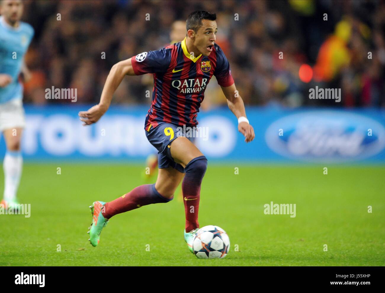 ALEXIS SANCHEZ BARCELONA FC ETIHAD STADIUM MANCHESTER ENGLAND 18 ...
