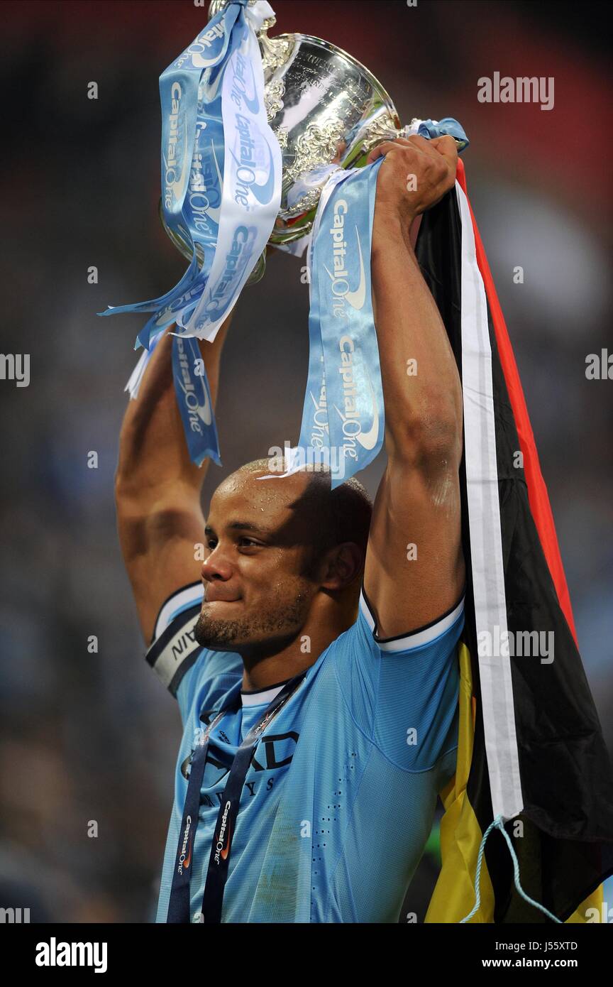 Vincent kompany trophy hi-res stock photography and images - Alamy