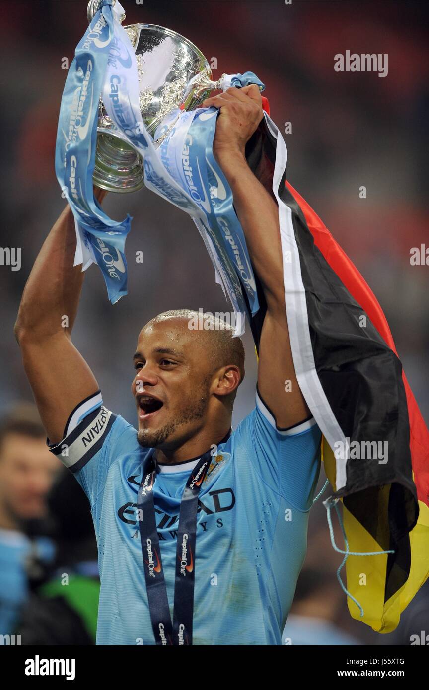 Vincent kompany manchester city trophy hi-res stock photography and ...