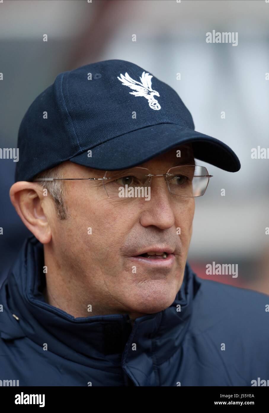 TONY PULIS SUNDERLAND V CRYSTAL PALACE STADIUM OF LIGHT SUNDERLAND ...