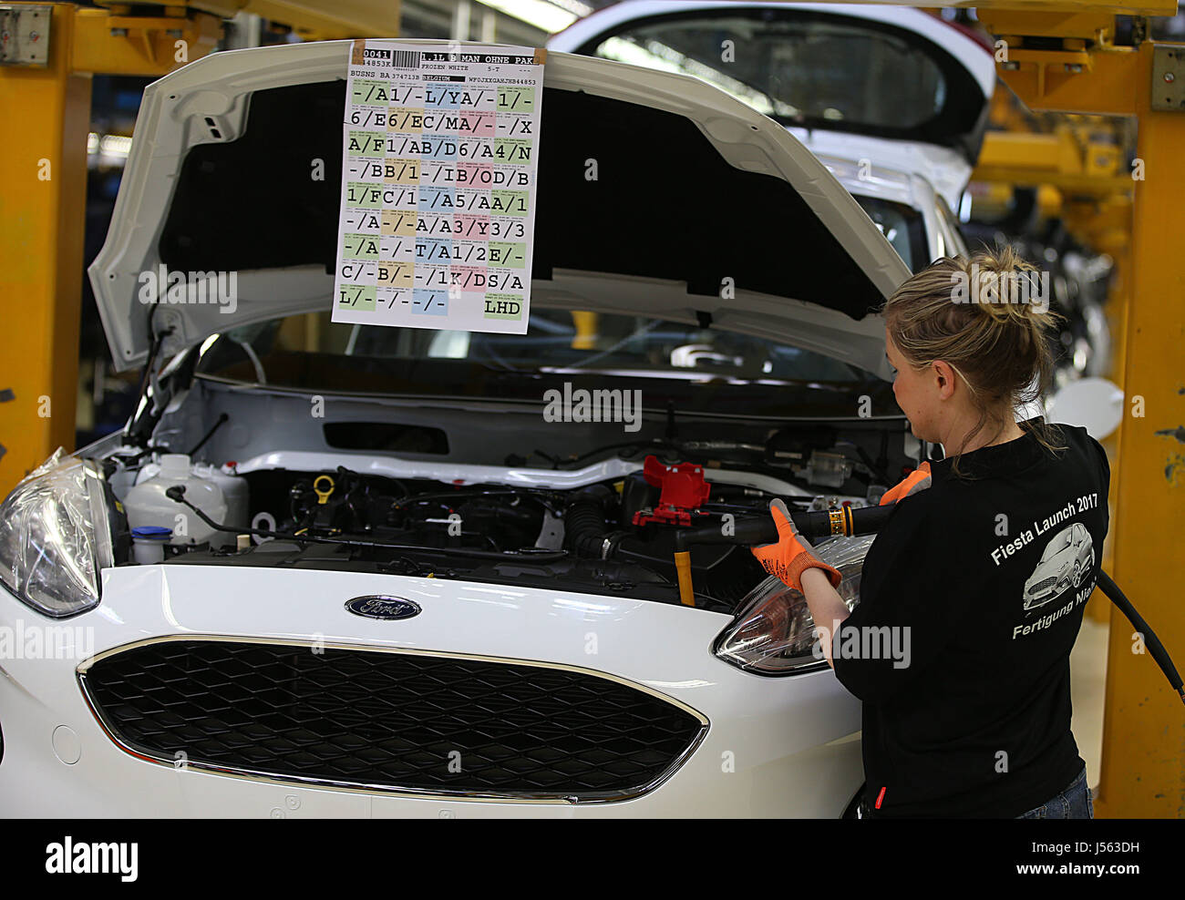 Cologne, Germany. 15th May, 2017. Ford Fiestas are assembled on a ...