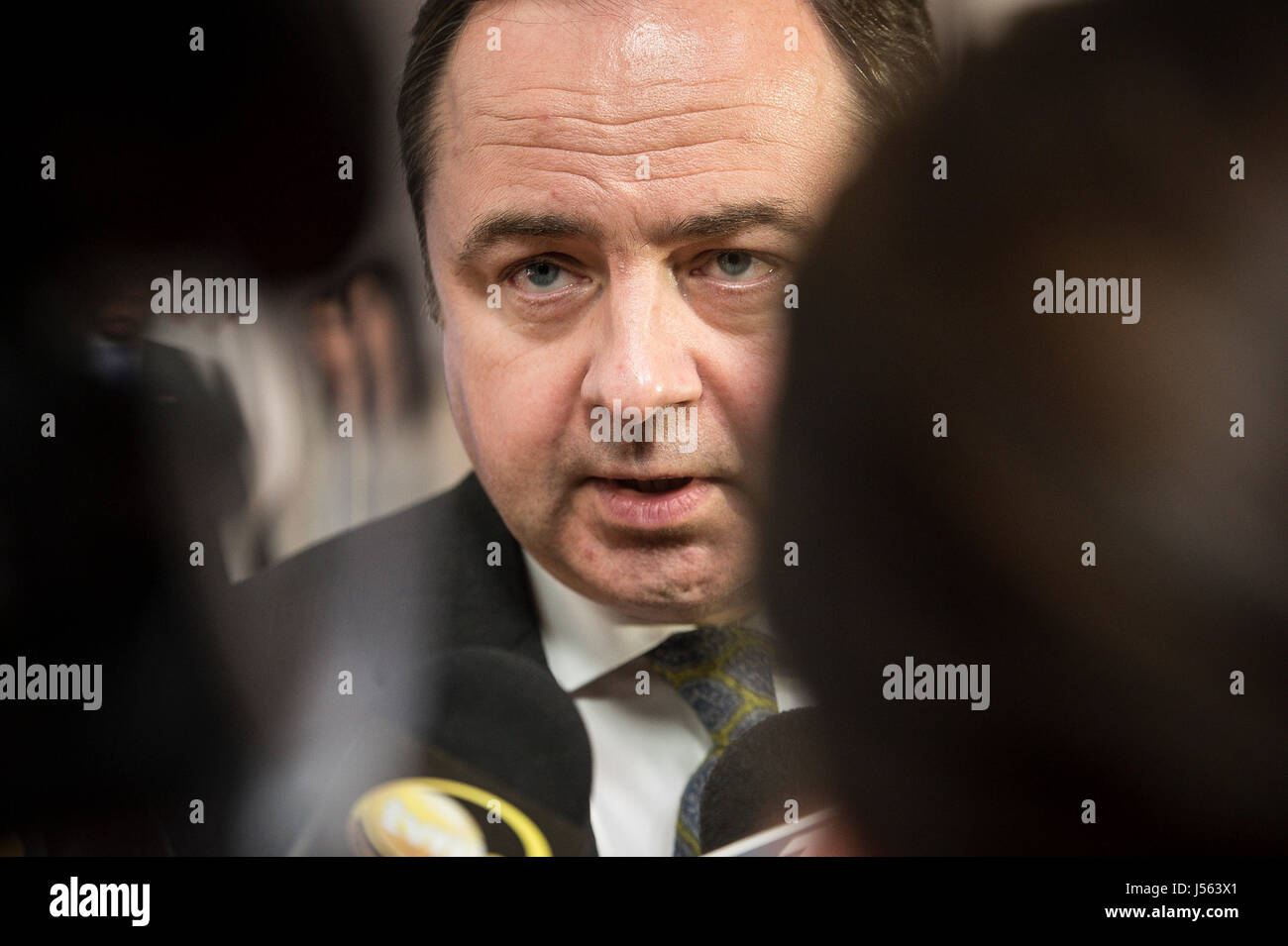 Brussels, Belgium. 16th May, 2017. Polish deputy Foreign Minister Konrad Szymanski talks to the ...