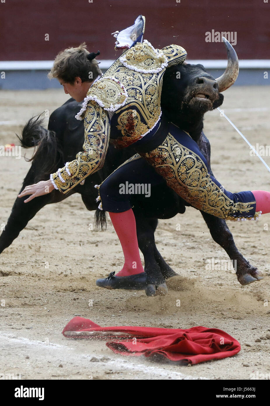 Bullfighter Gored Stock Photos & Bullfighter Gored Stock Images - Alamy