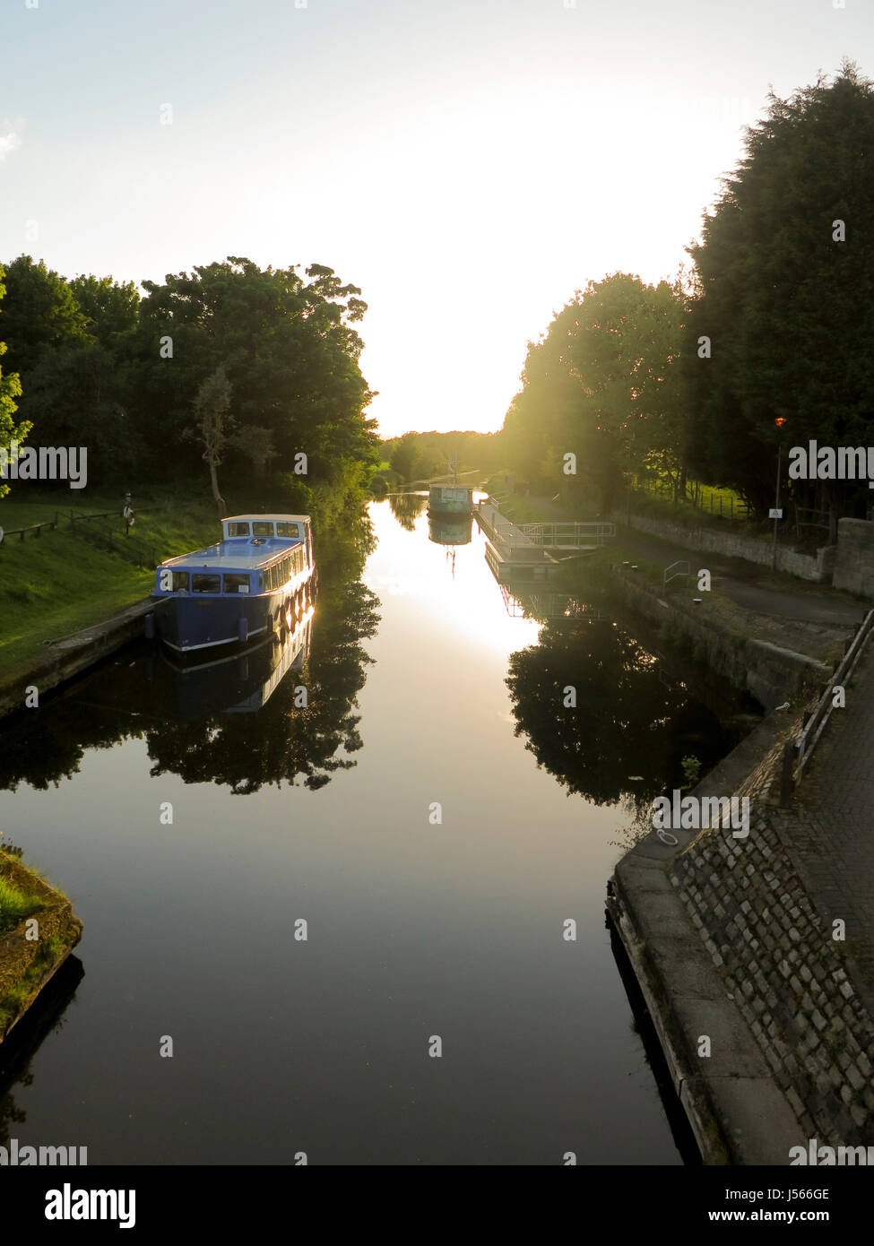Forth and clyde canal kirkintilloch hi-res stock photography and images ...