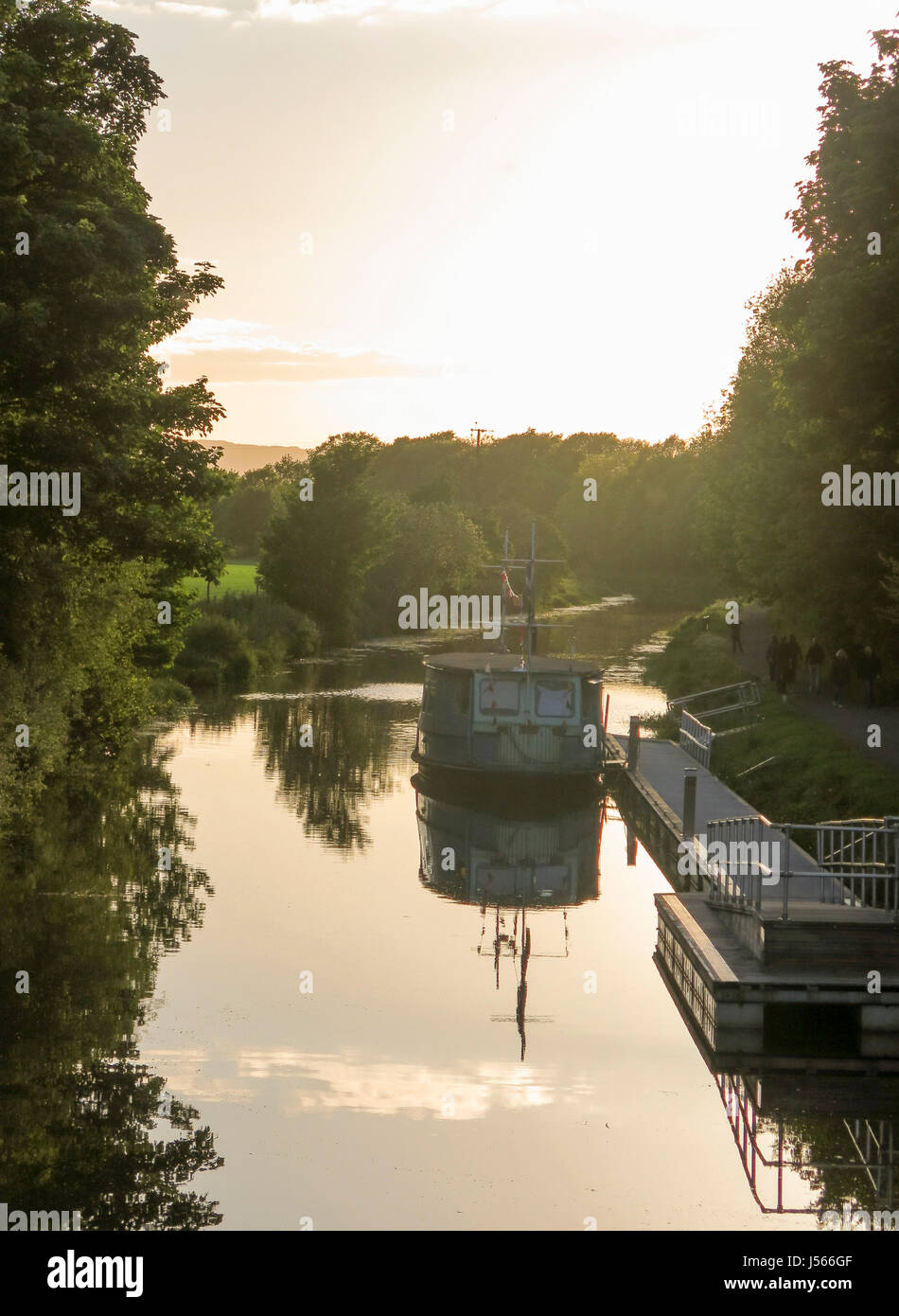 Forth and clyde canal kirkintilloch hi-res stock photography and images ...
