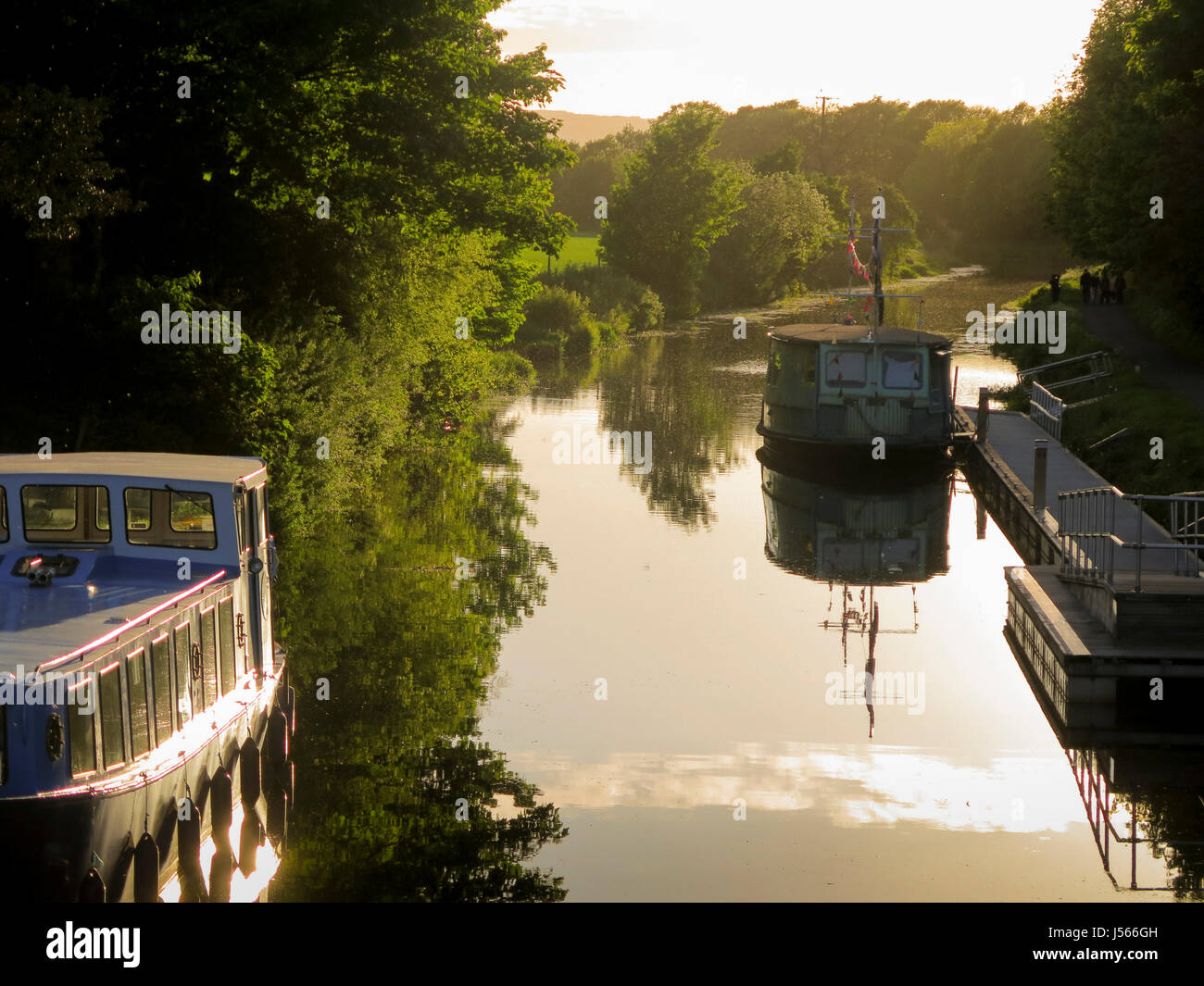 Forth and clyde canal kirkintilloch hi-res stock photography and images ...