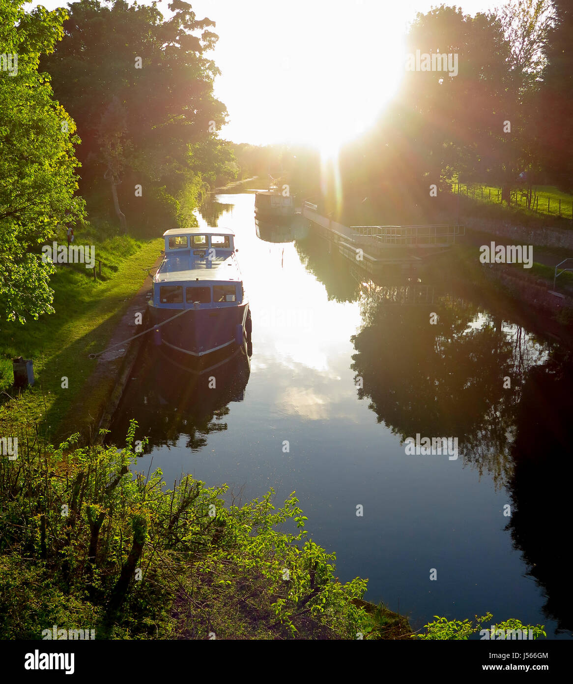 Forth and clyde canal kirkintilloch hi-res stock photography and images ...