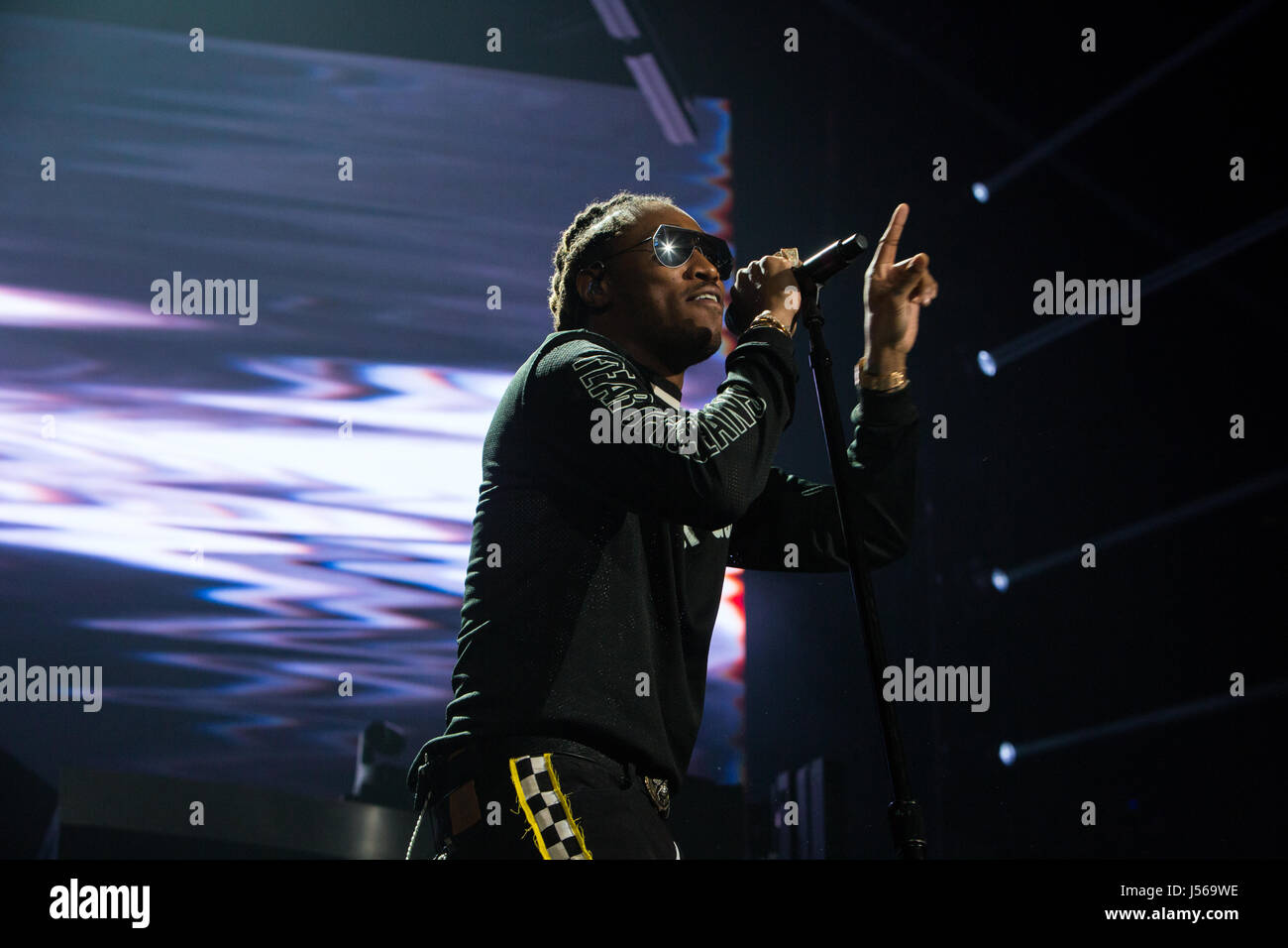 Lakeside live concert hi-res stock photography and images - Alamy