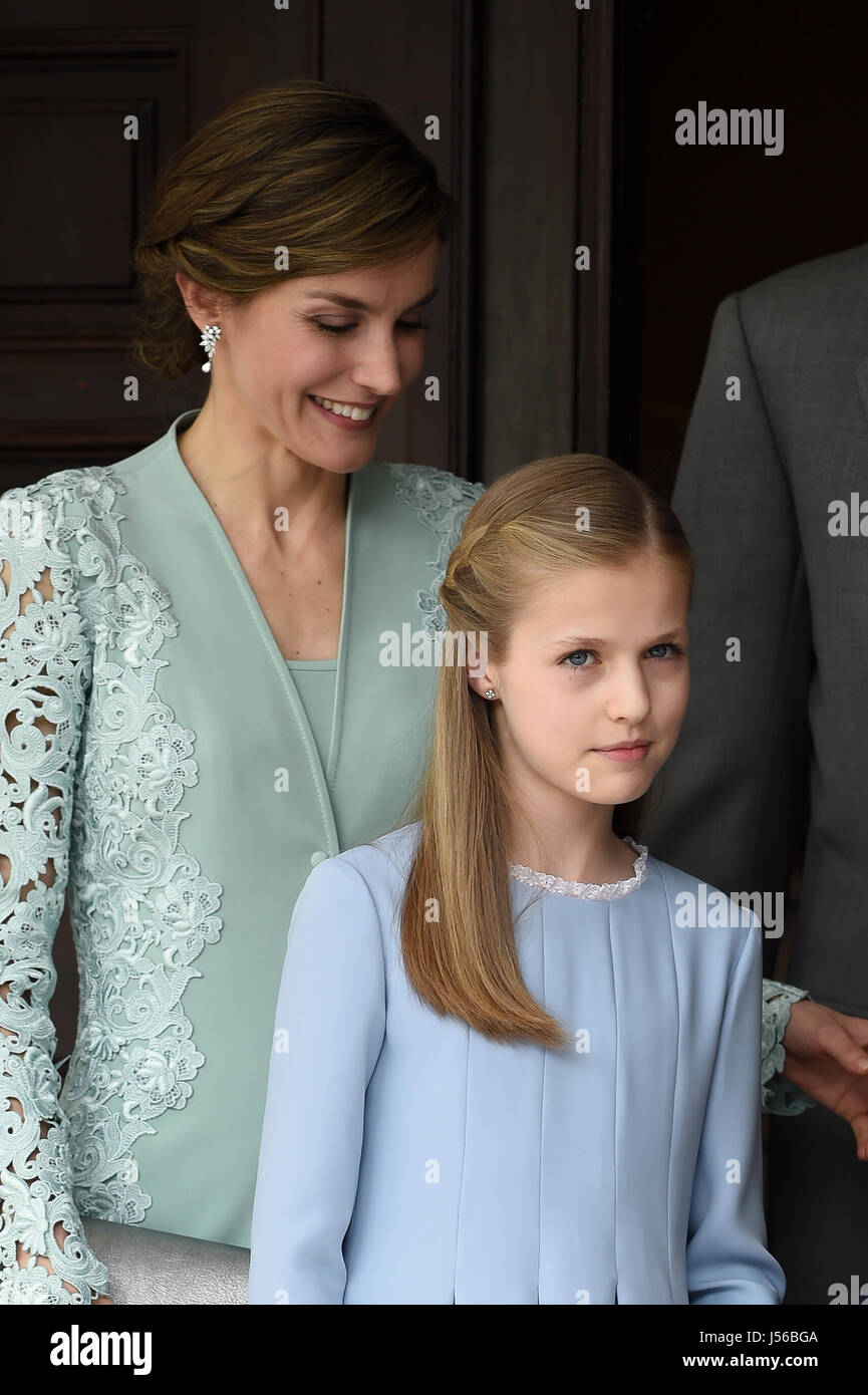 First communion princess leonor spain hi-res stock photography and ...