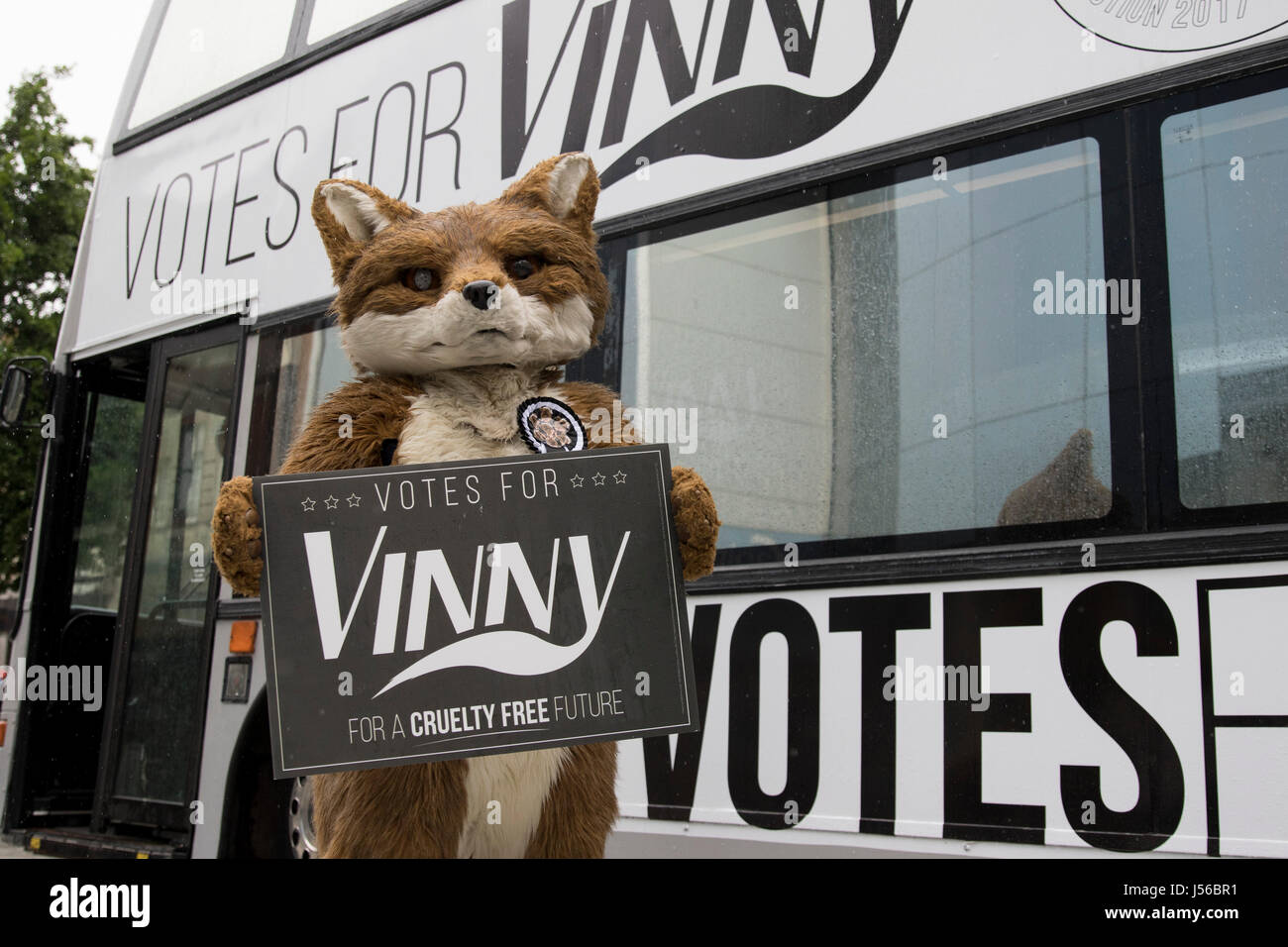 Cardiff, Wales, UK. 17 May 2017. Vinny the fox outside the ‘battle bus ...