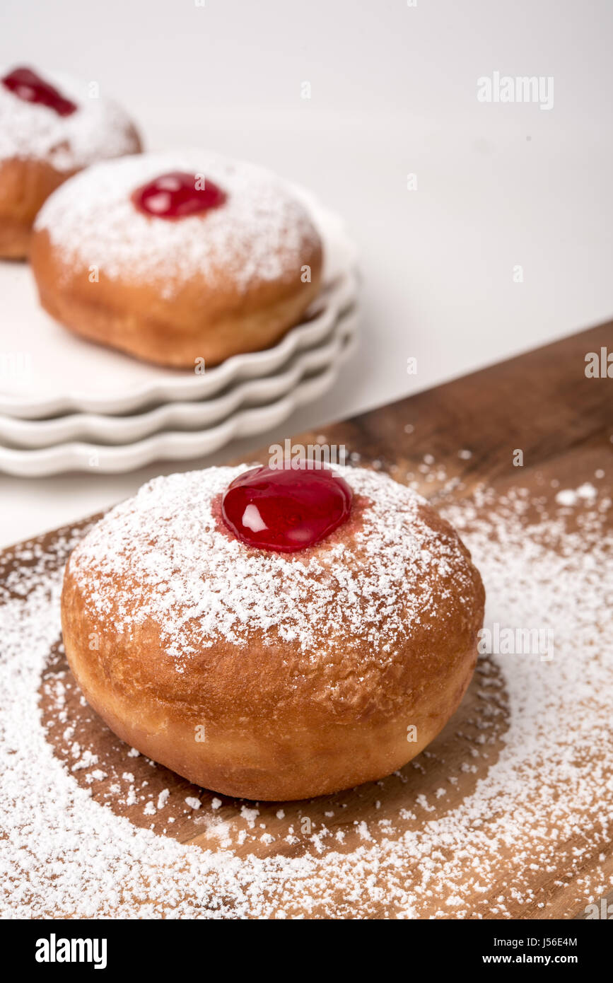 Sufganyah hi-res stock photography and images - Alamy