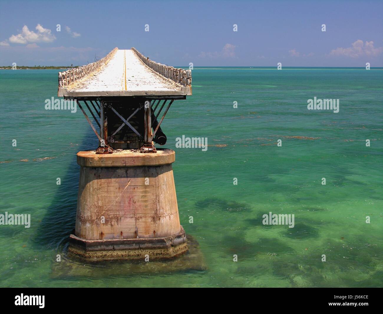 Demolition edge hi-res stock photography and images - Alamy