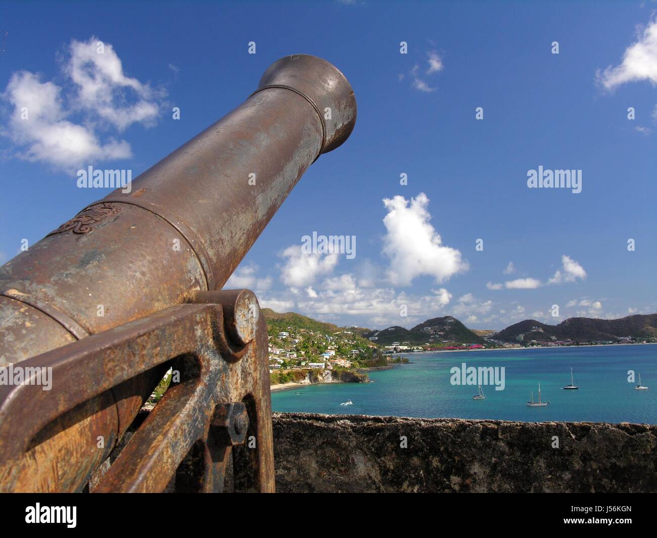Old ship cannon fire hi-res stock photography and images - Alamy