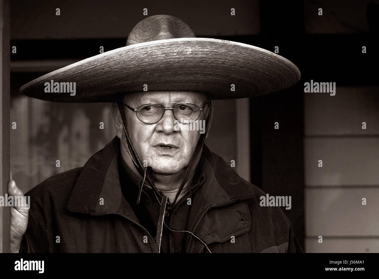 Face senior seniors headgear hi-res stock photography and images - Alamy