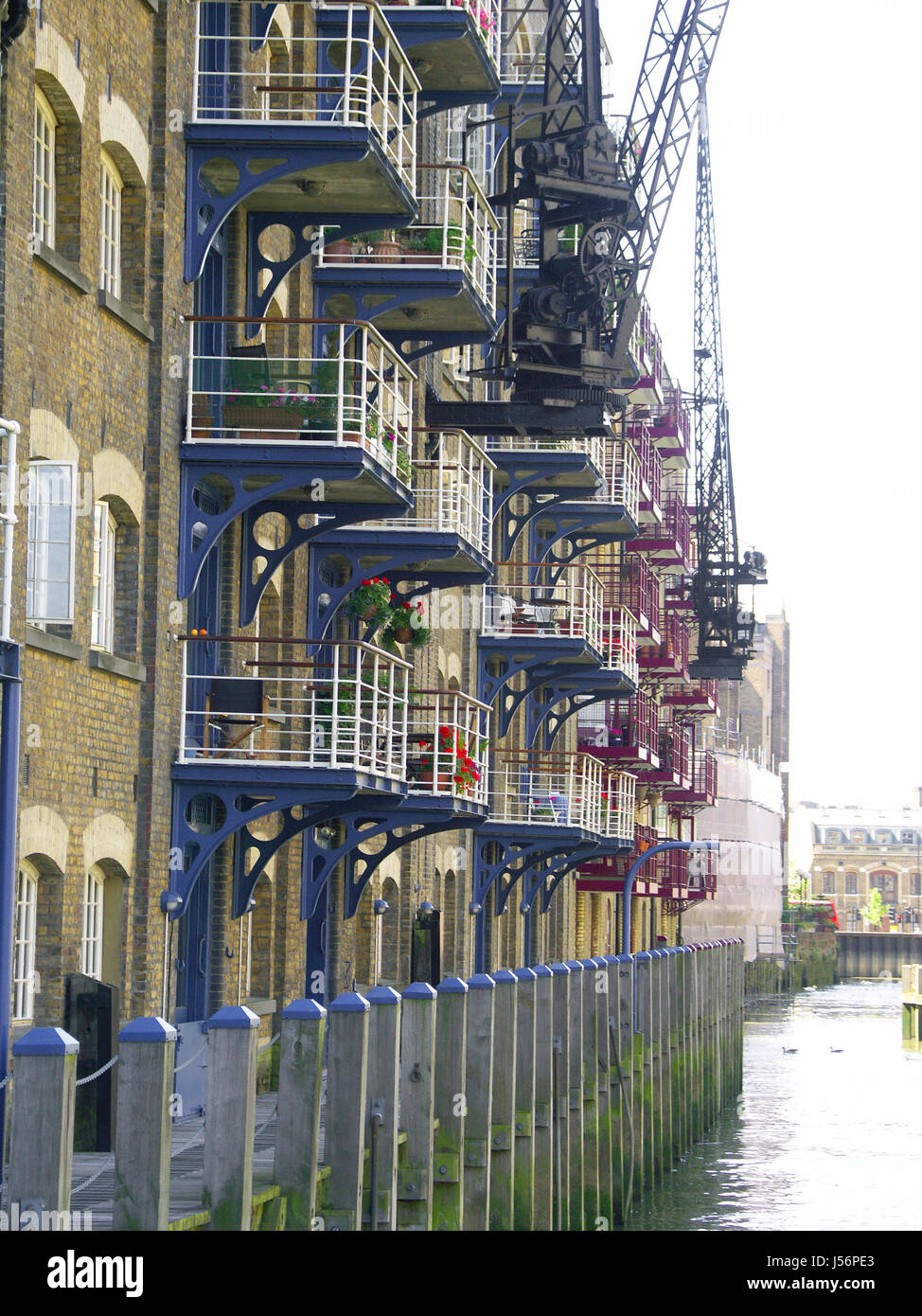 Thames shipyard hi-res stock photography and images - Alamy