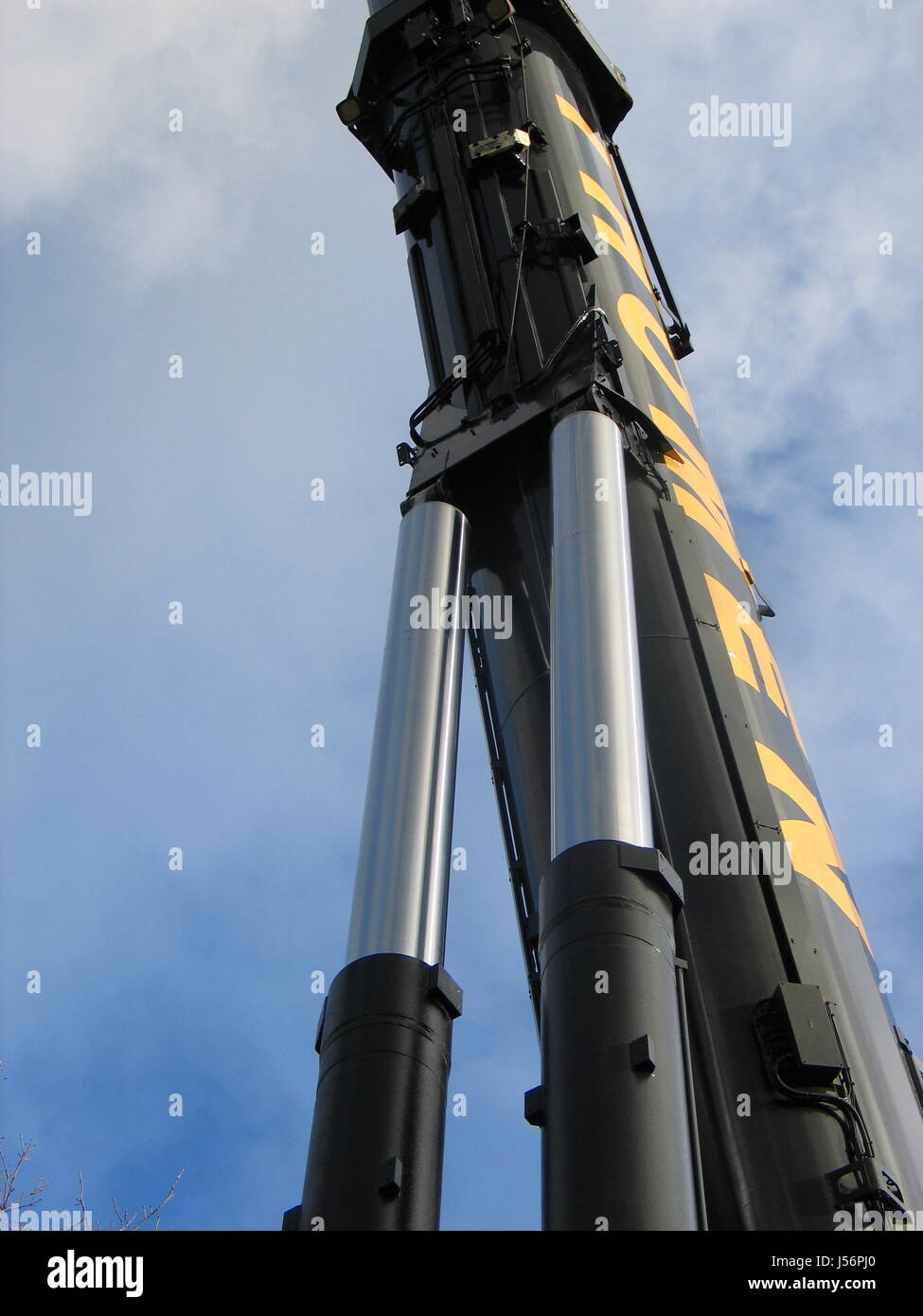 Lifting bracket hi-res stock photography and images - Alamy