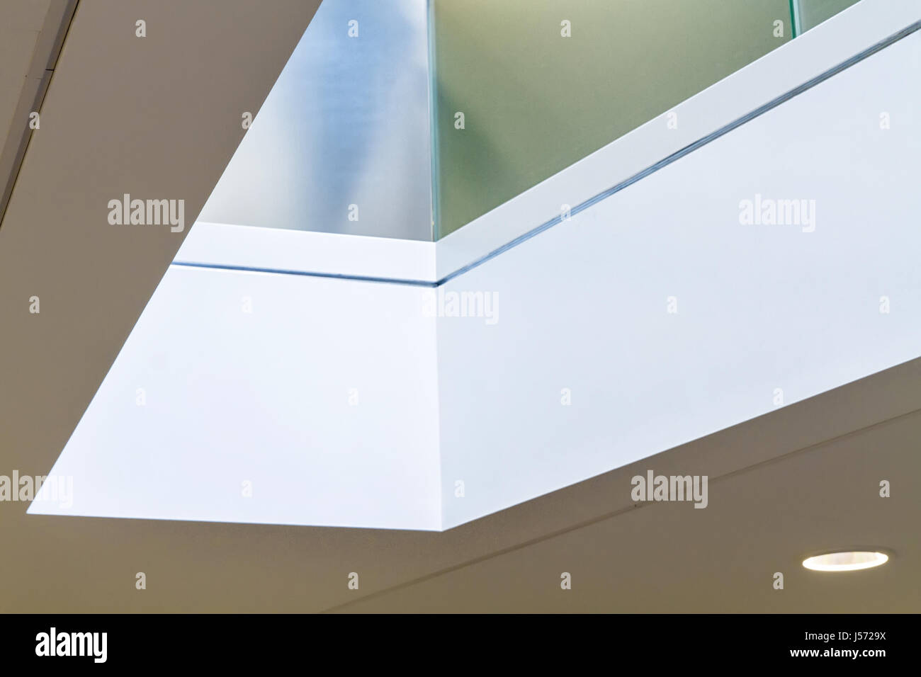 Architectural glass corner detail hi-res stock photography and images ...