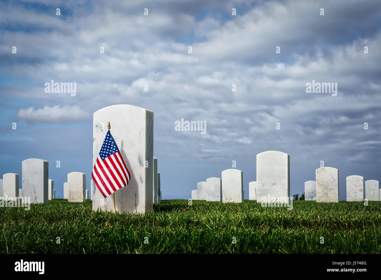 A flag on a grave at a southern California cemetery Stock Photo - Alamy
