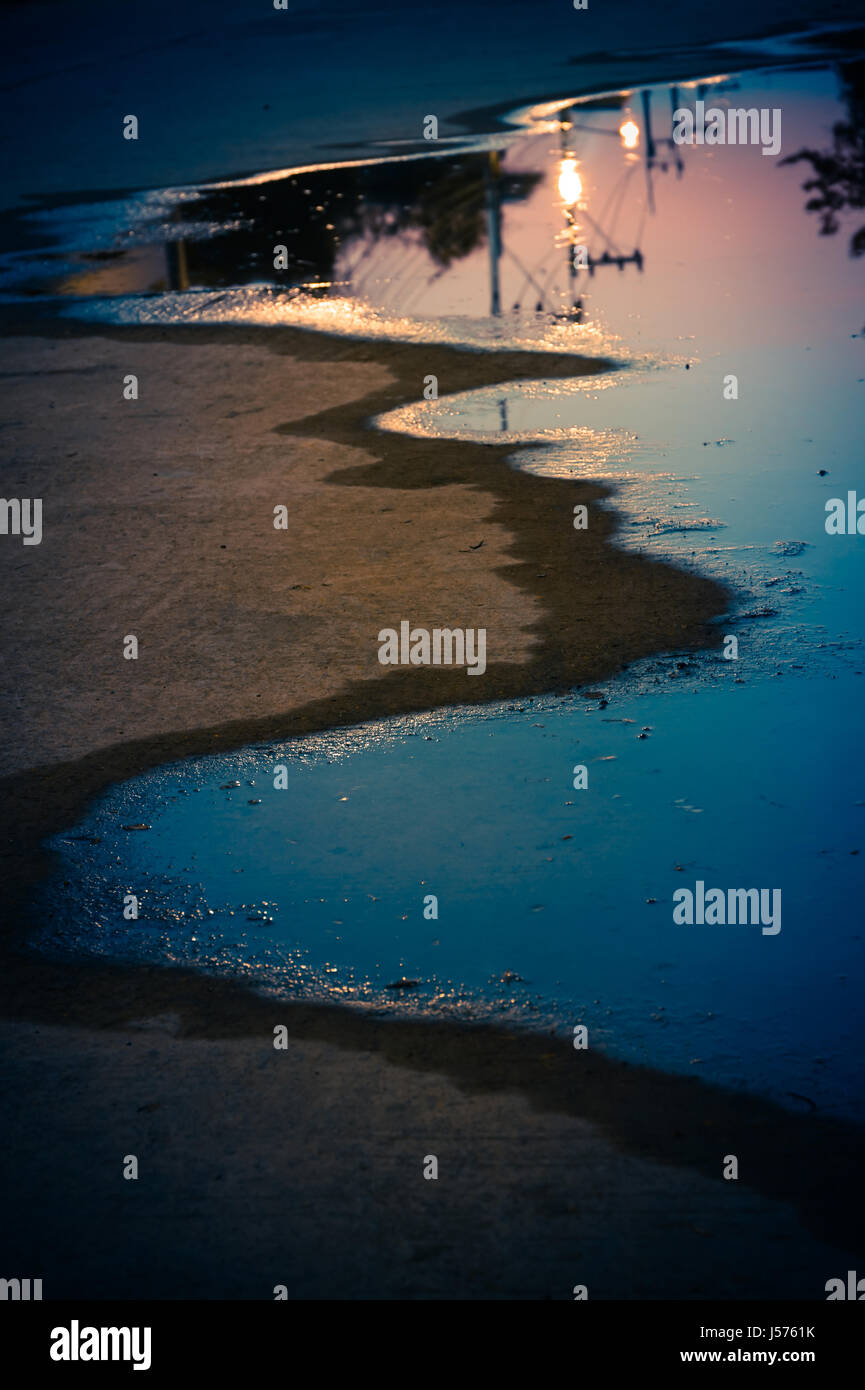 Light reflection on water Stock Photo - Alamy