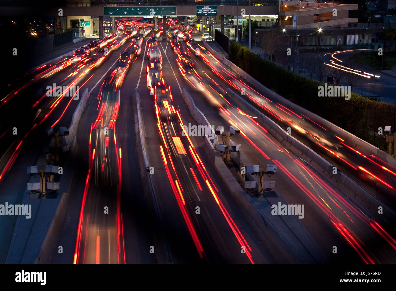 border traffic at the Mexican-American border between Tijuana and San ...