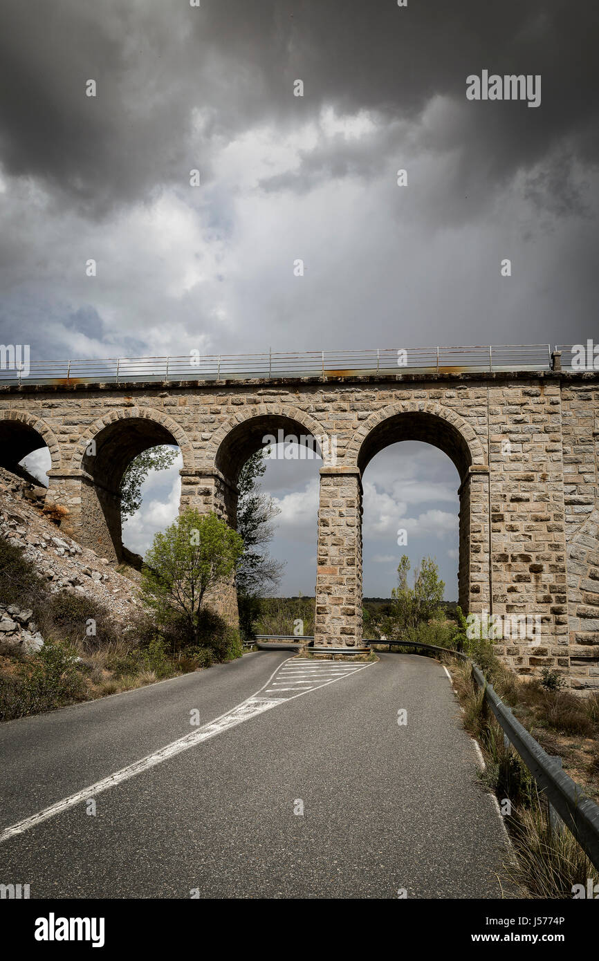 Railway viaduct under construction hi-res stock photography and images ...