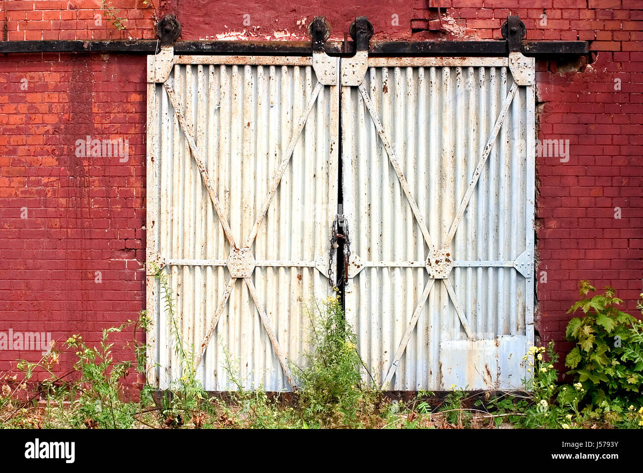 goal passage gate archgway gantry door chain closed ruin sheet metal ...