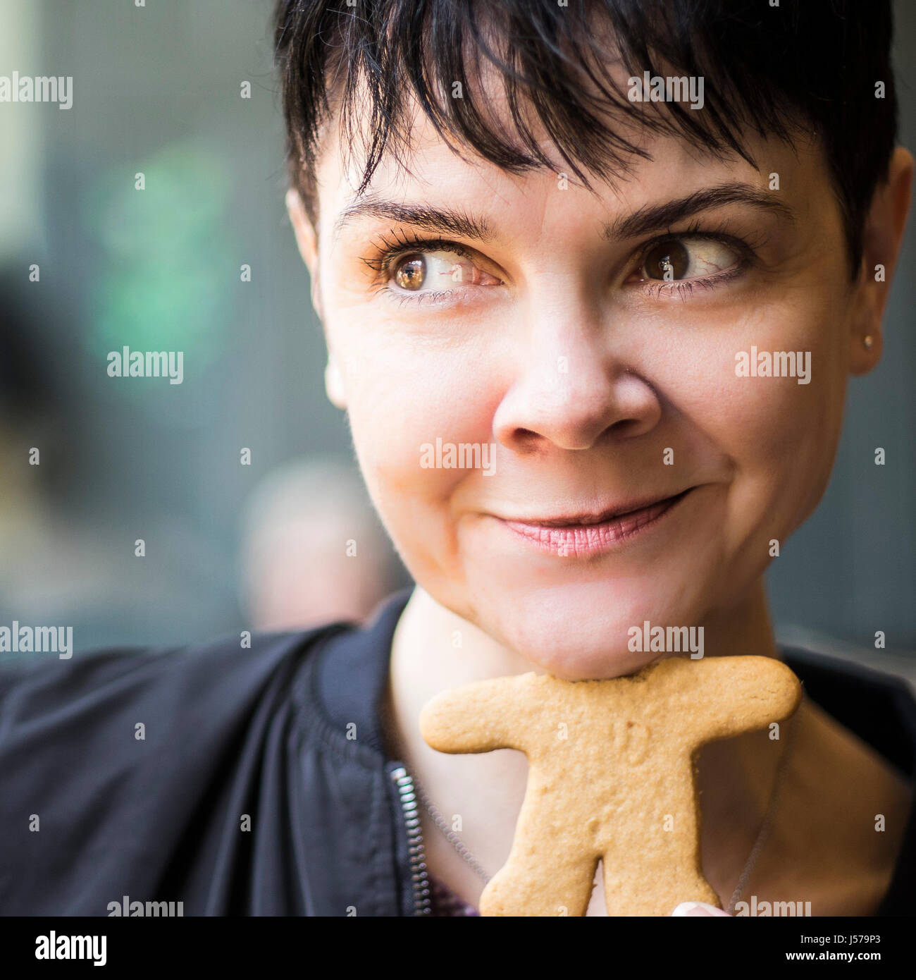 Small head big body woman hi-res stock photography and images - Alamy