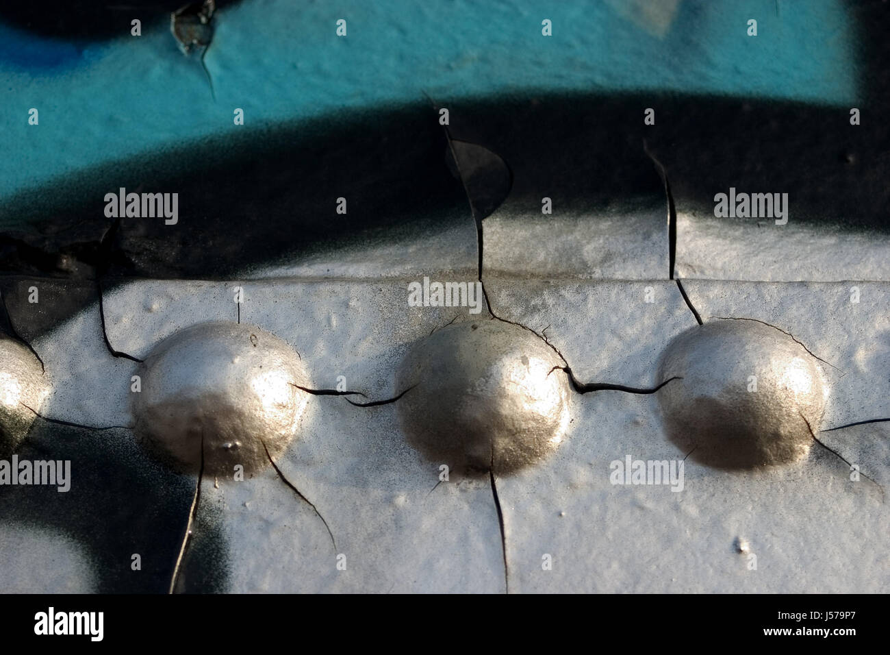 daub graffiti grafitti rivet browse tank peel off expiry date expire ...