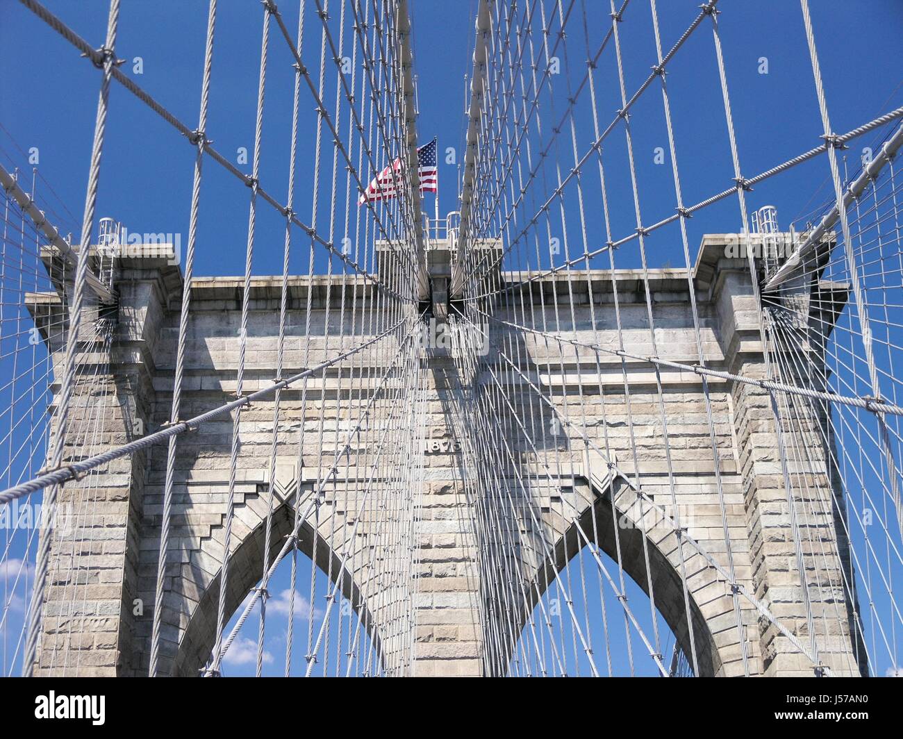 brooklyn bridge pillar Stock Photo - Alamy