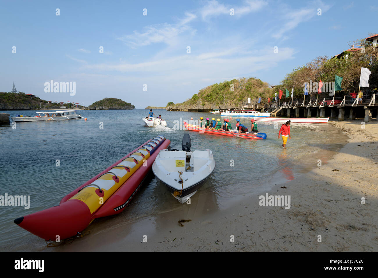 Quezon Island, Philippines - April 11, 2017: Tourists getting ready for ...