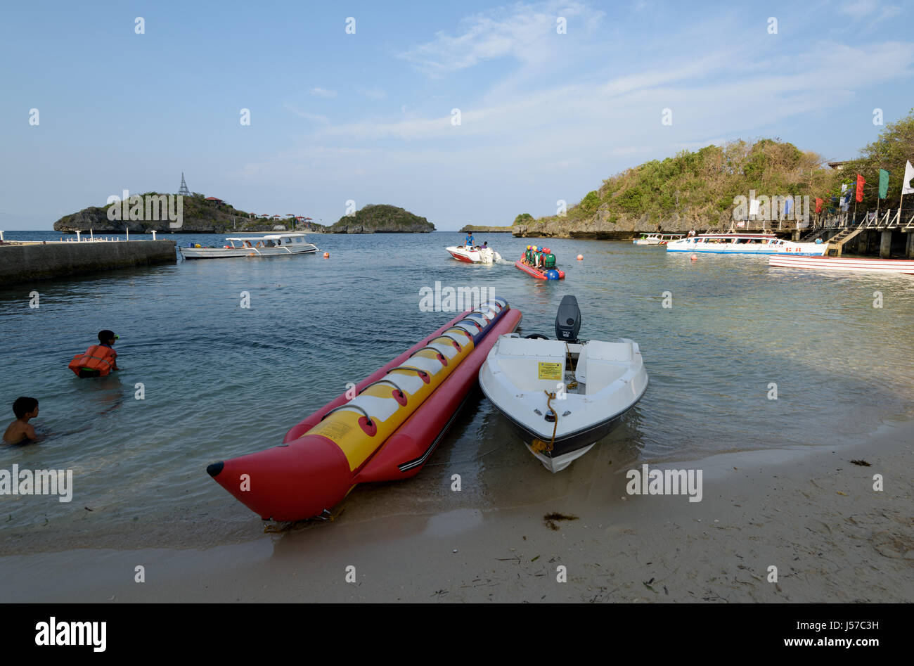 Quezon Island, Philippines - April 11, 2017: Tourists getting ready for ...
