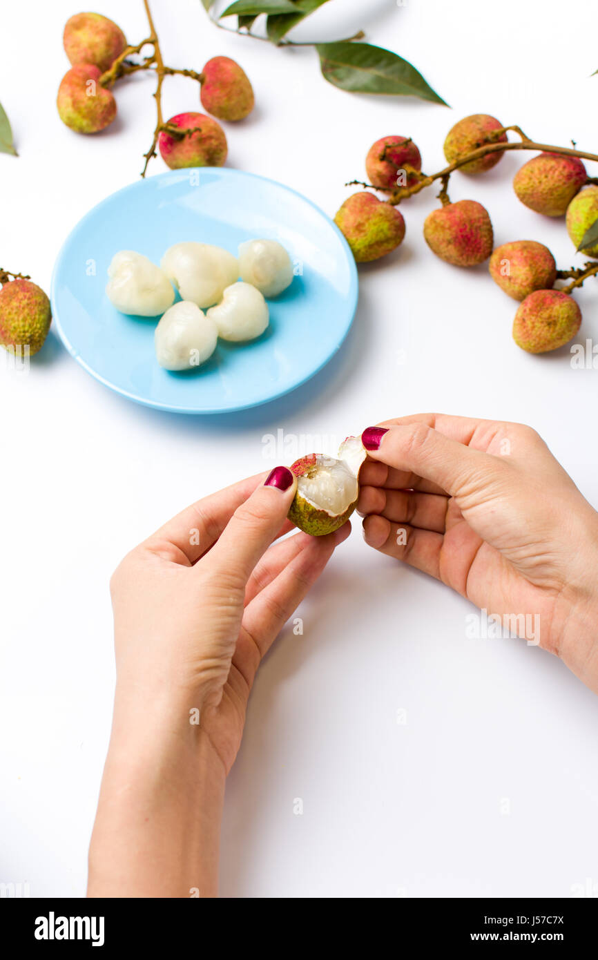 Bunch of ripe lychees fruits hi-res stock photography and images - Alamy