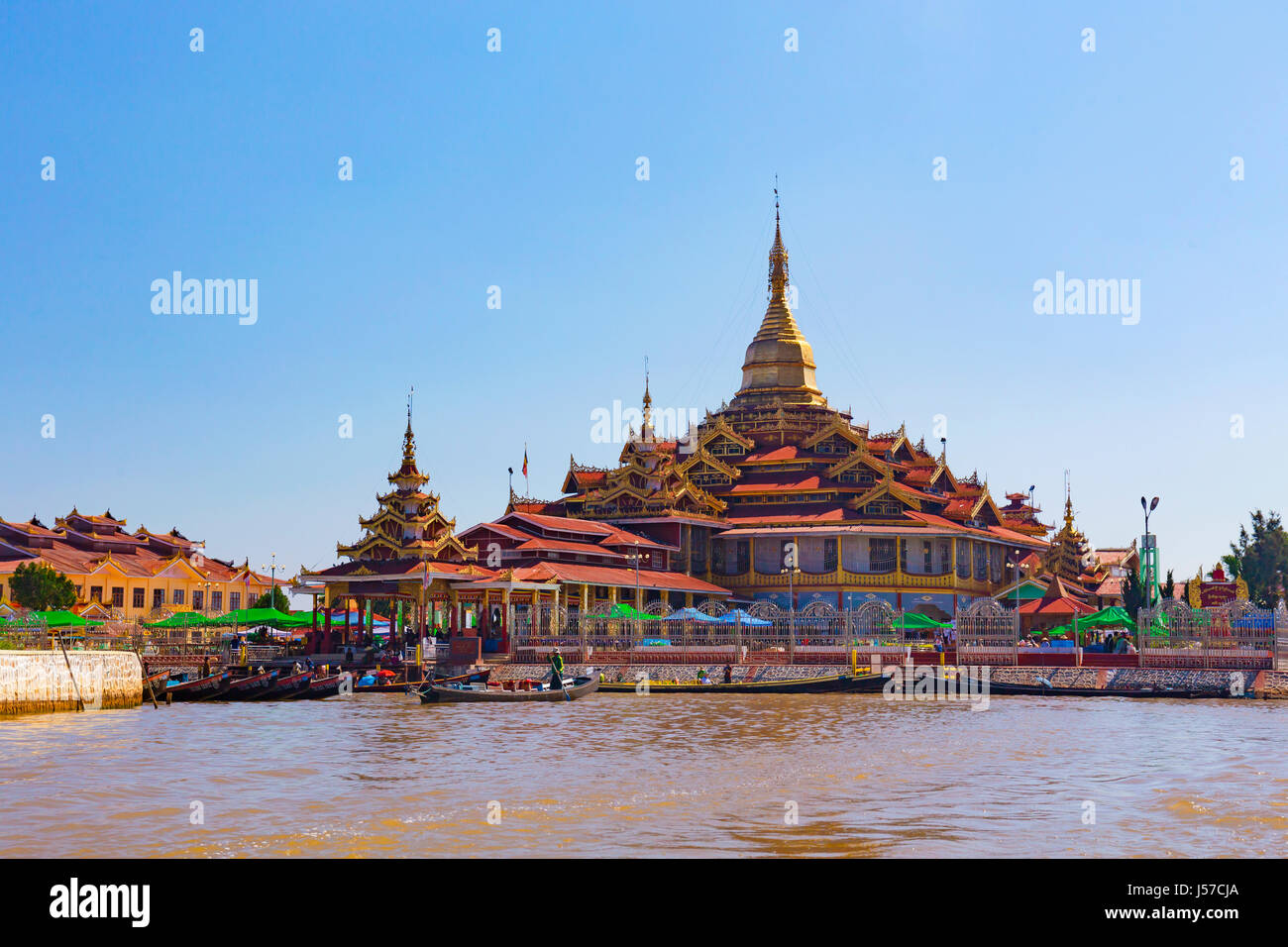 Phaung Daw Oo Pagoda, Inle lake, Myanmar Stock Photo - Alamy