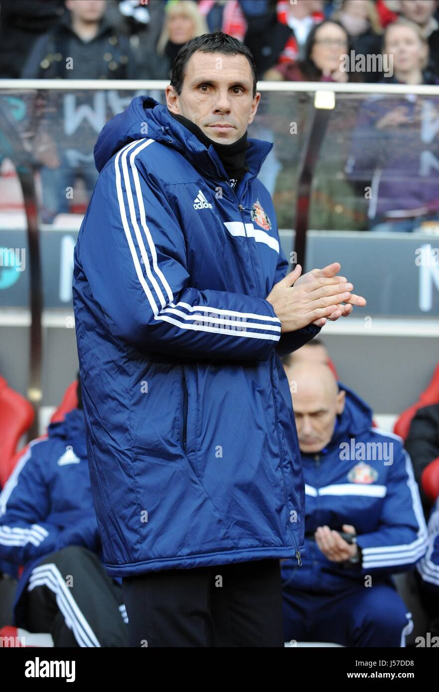 Football manager gus poyet hi-res stock photography and images - Alamy