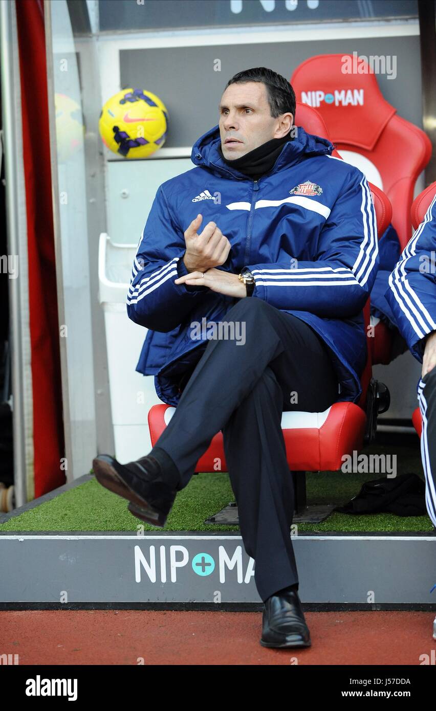 Football manager gus poyet hi-res stock photography and images - Alamy
